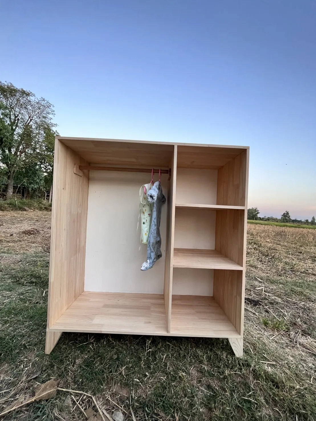 ทำตู้เสื้อผ้าให้ลูกสาวงบไม่ถึง 1,000฿ | แกลเลอรีที่โพสต์โดย Wolf Carpentry | Lemon8