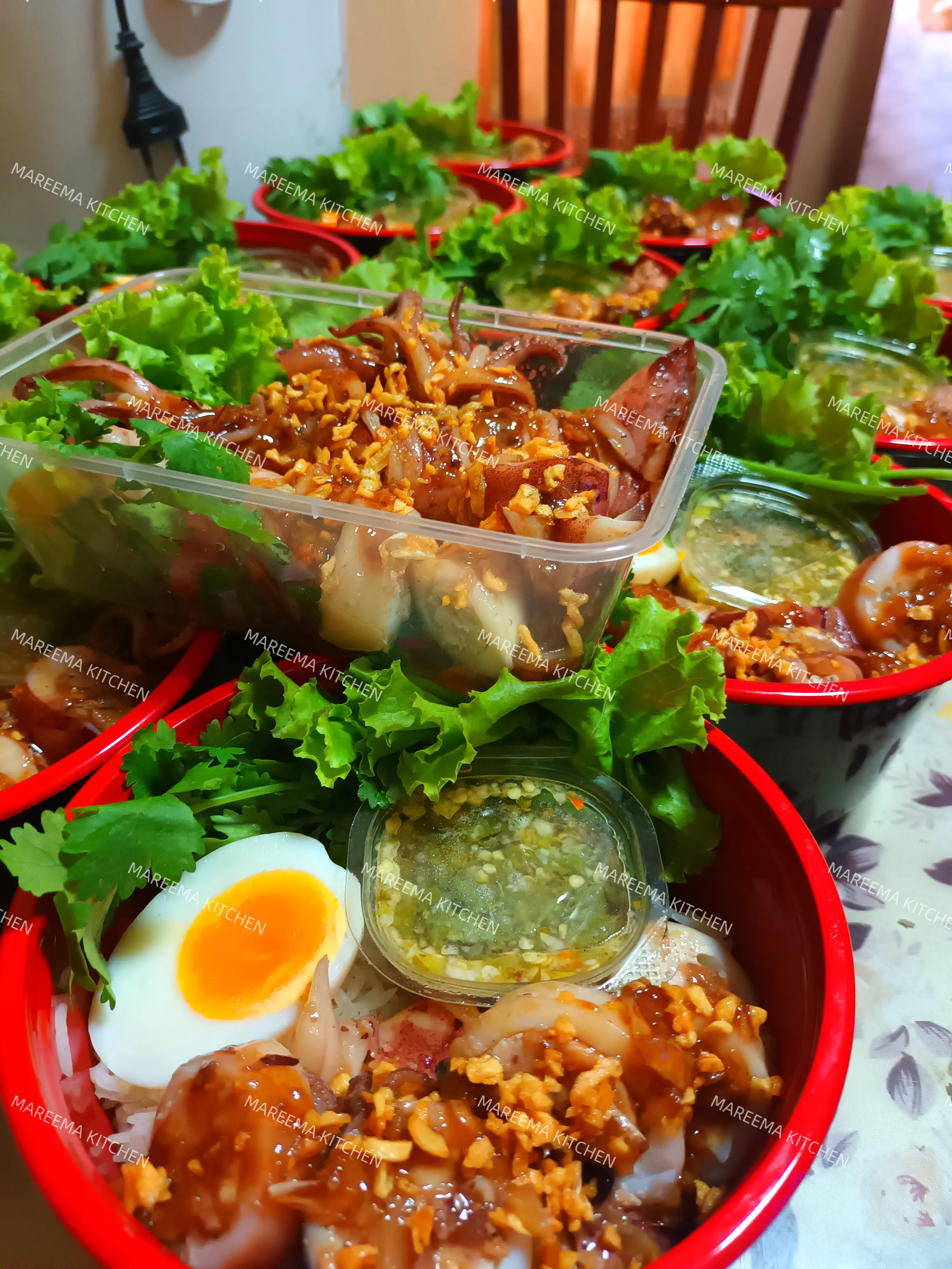 หมึกผัดกระเทียม | แกลเลอรีที่โพสต์โดย Mareema Kitchen | Lemon8