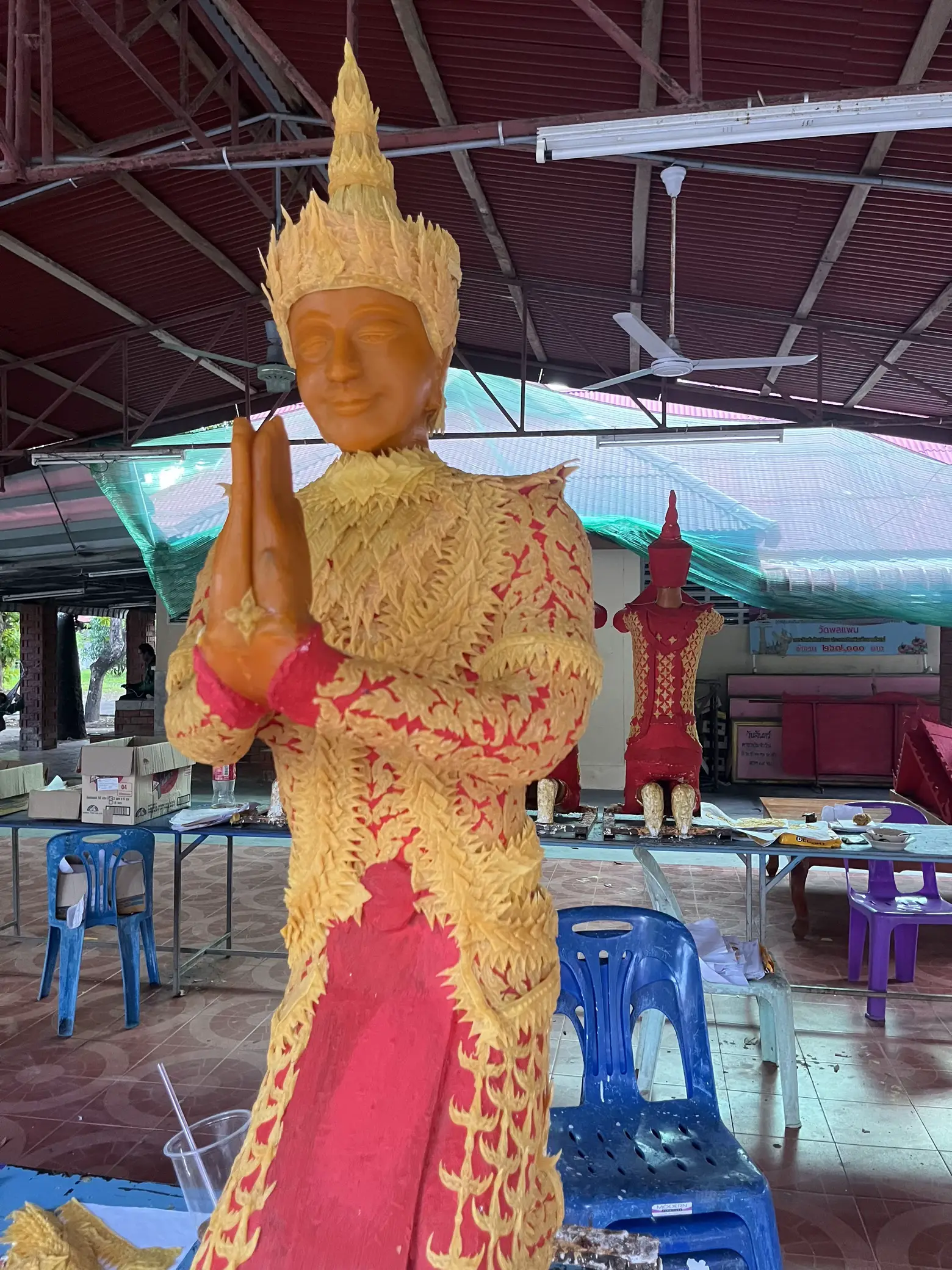 ชวนเพื่อนๆมาเเกะเทียนที่อุบล | แกลเลอรีที่โพสต์โดย Kancha | Lemon8