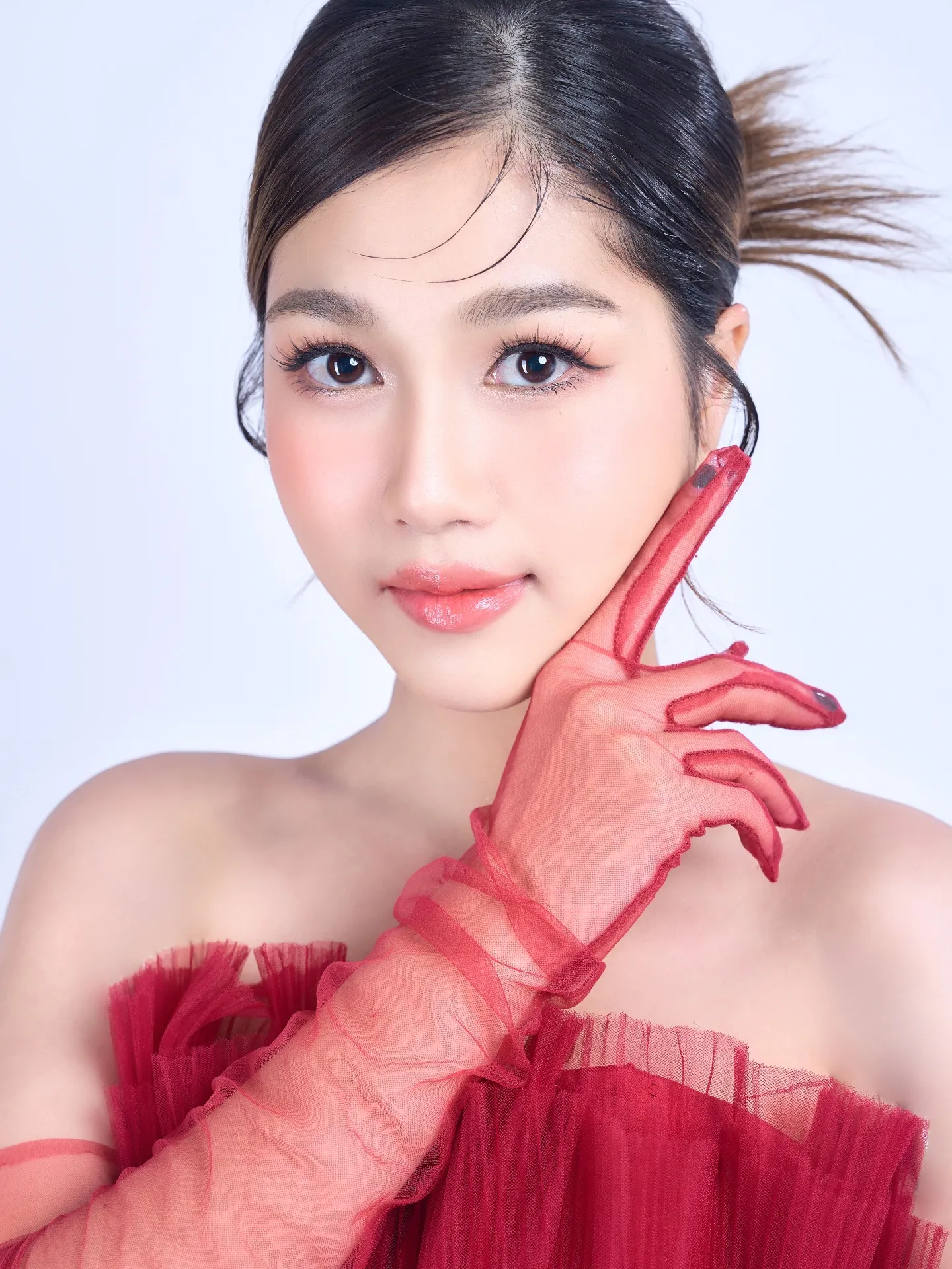 รีวิวช่างเเต่งหน้าถ่ายโปร์ไฟล์ | แกลเลอรีที่โพสต์โดย SHEEN | Lemon8