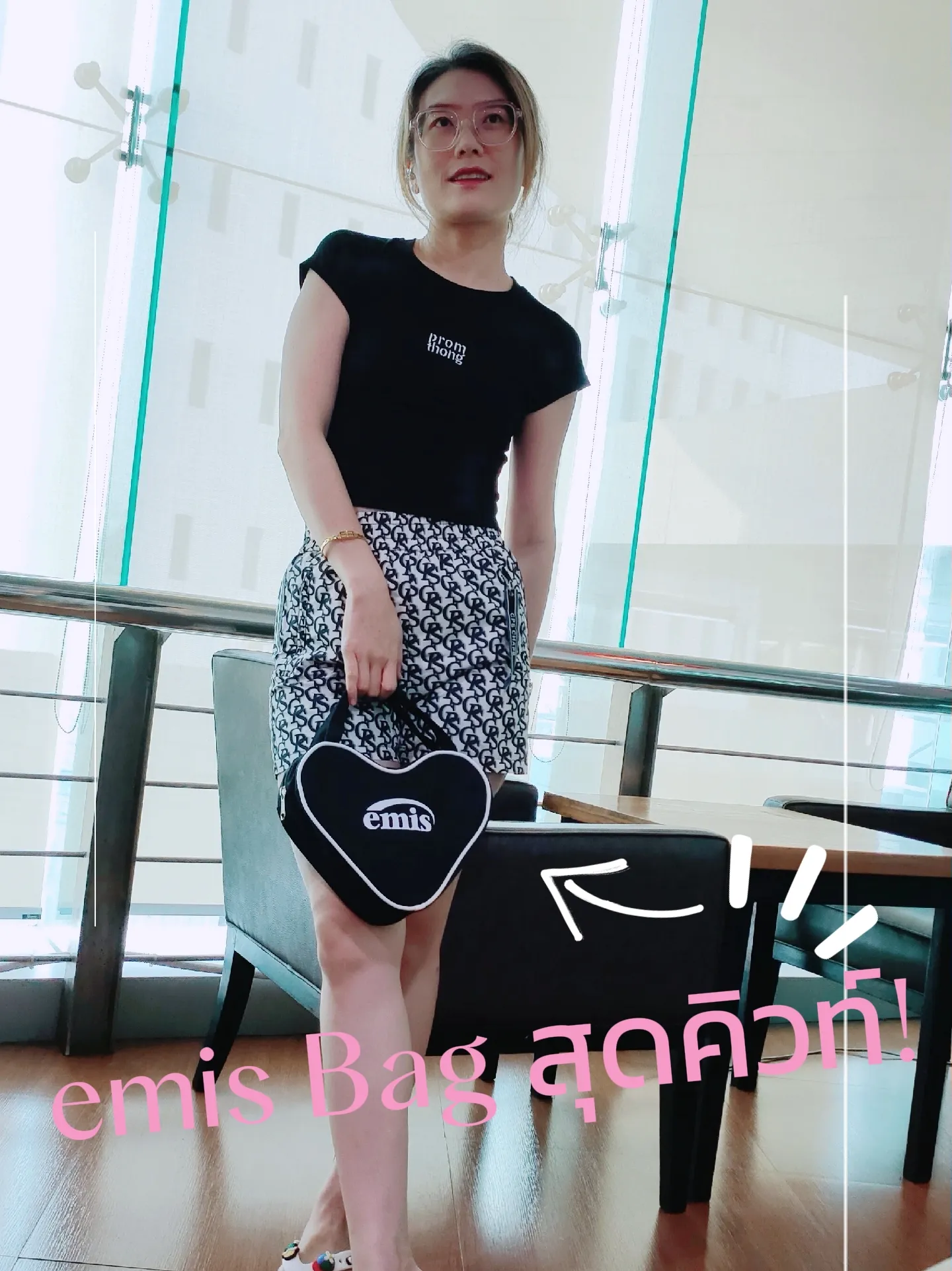 กระเป๋าemis รุ่นนี้น่ารักมากกก 🖤 | แกลเลอรีที่โพสต์โดย โบ๊ทรีวิว 🍒 | Lemon8