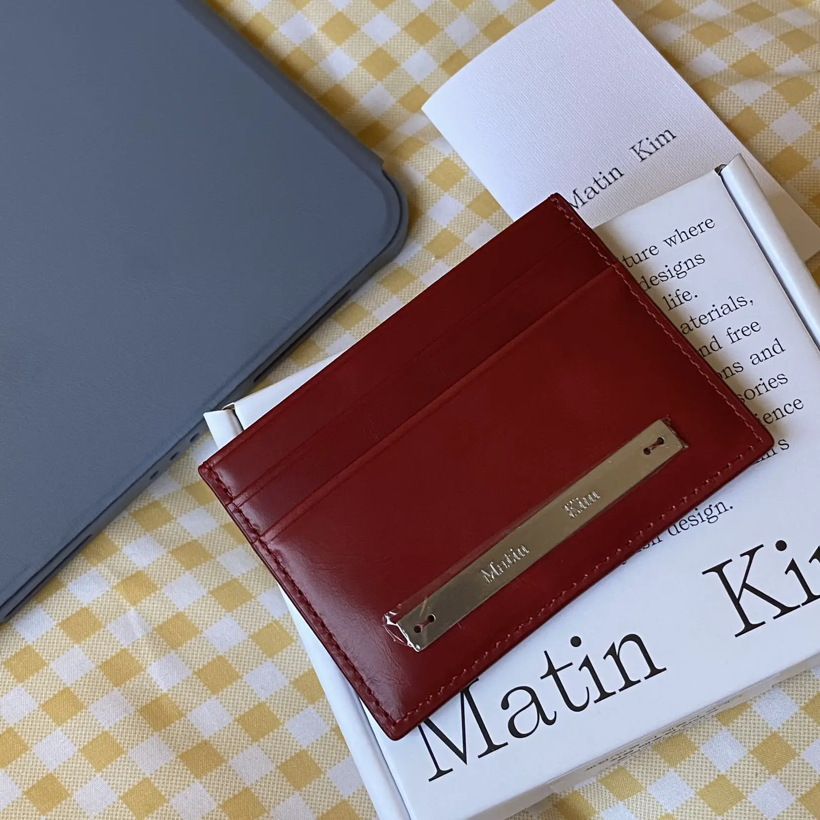 Matin kim card wallet แดงรับความปังง♥️ | แกลเลอรีที่โพสต์โดย Norae-Bang ...