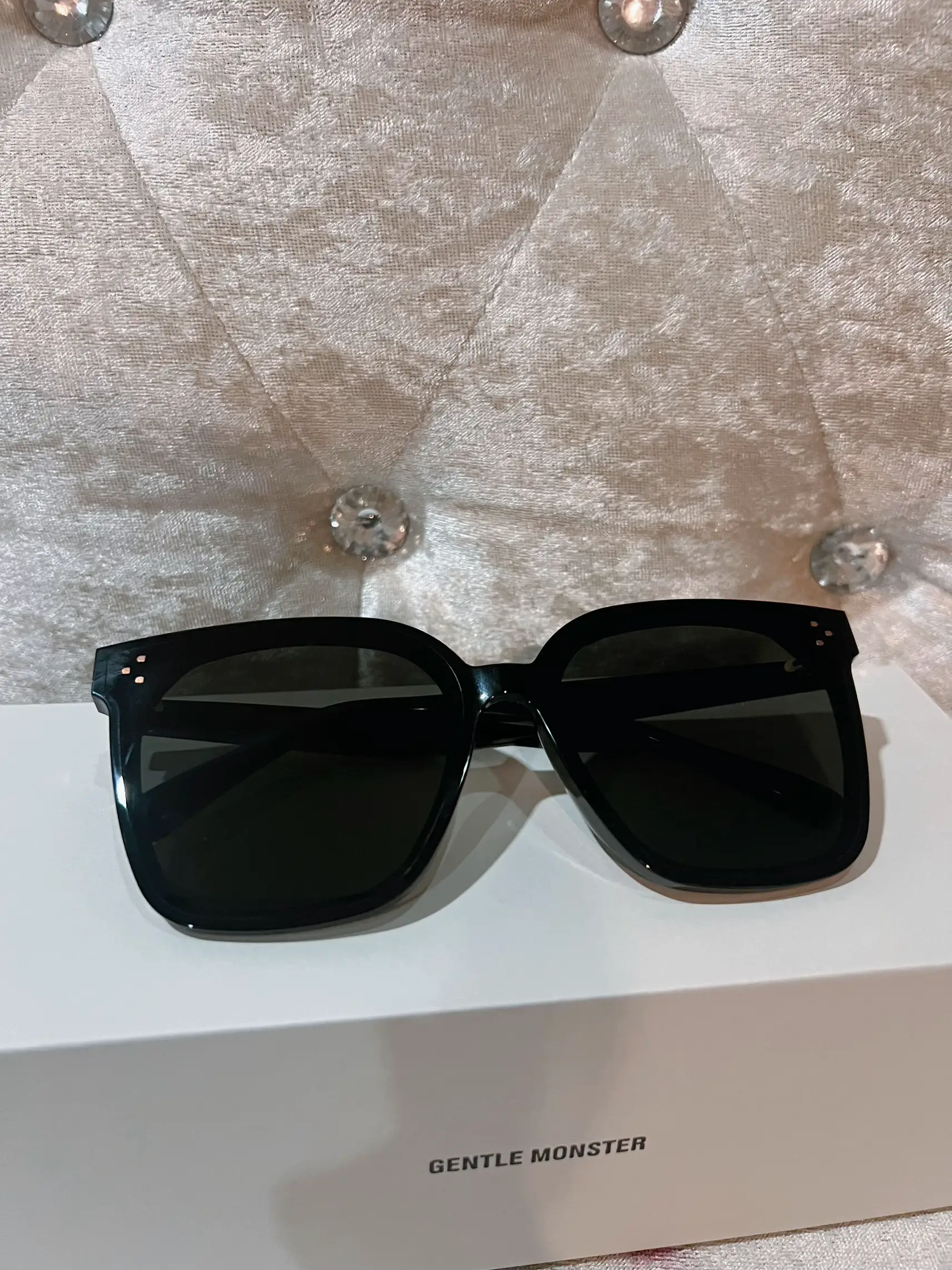 รีวิวแว่นกันแดด Gentle Monster รุ่น Her01🕶️ | แกลเลอรีที่โพสต์โดย ...