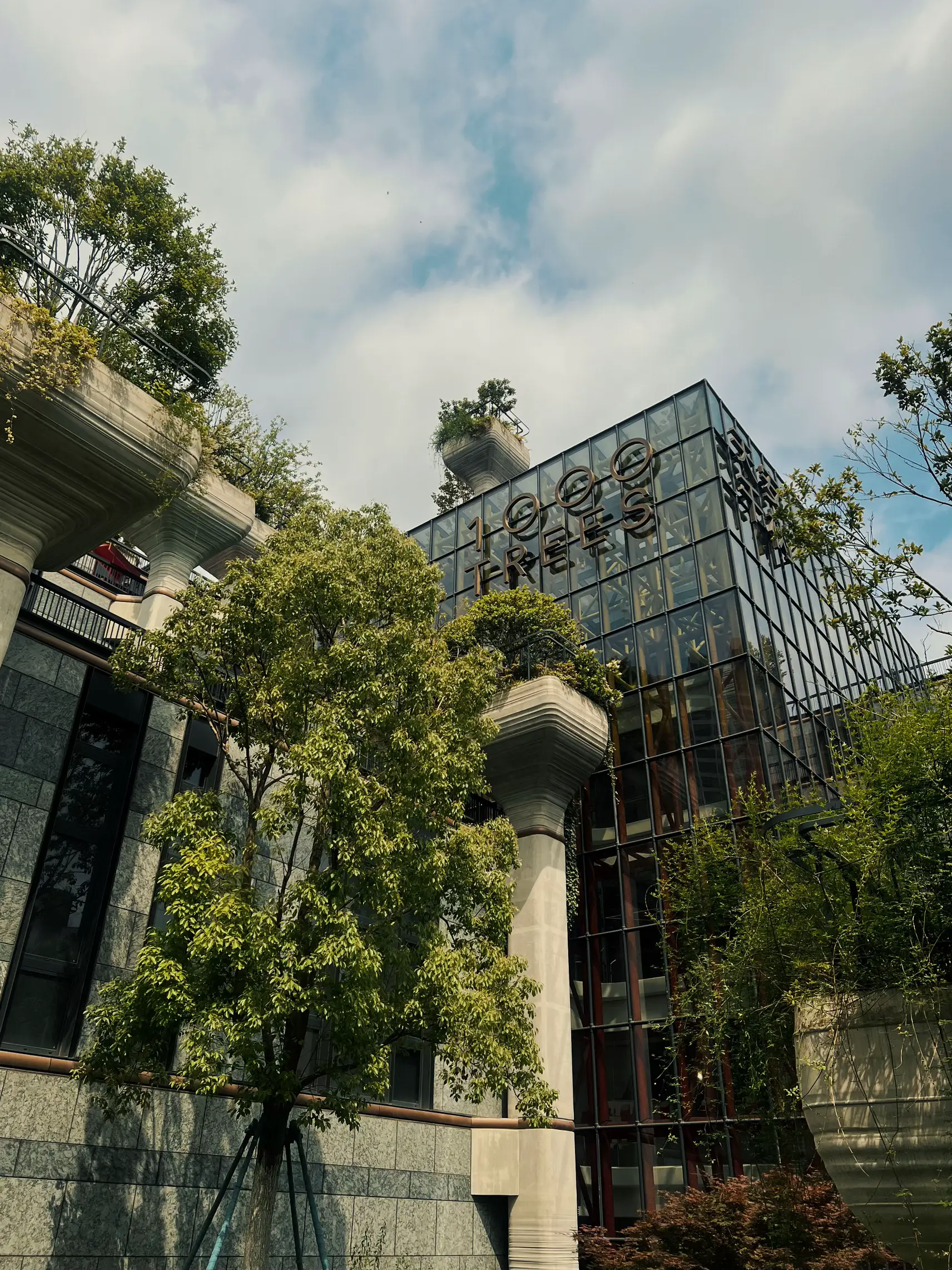 เซี่ยงไฮ้ 1000 Trees 🌳 แลนด์มาร์กที่ต้องมาซักครั้ง 🌟 | แกลเลอรีที่โพสต์โดย Net さん | Lemon8