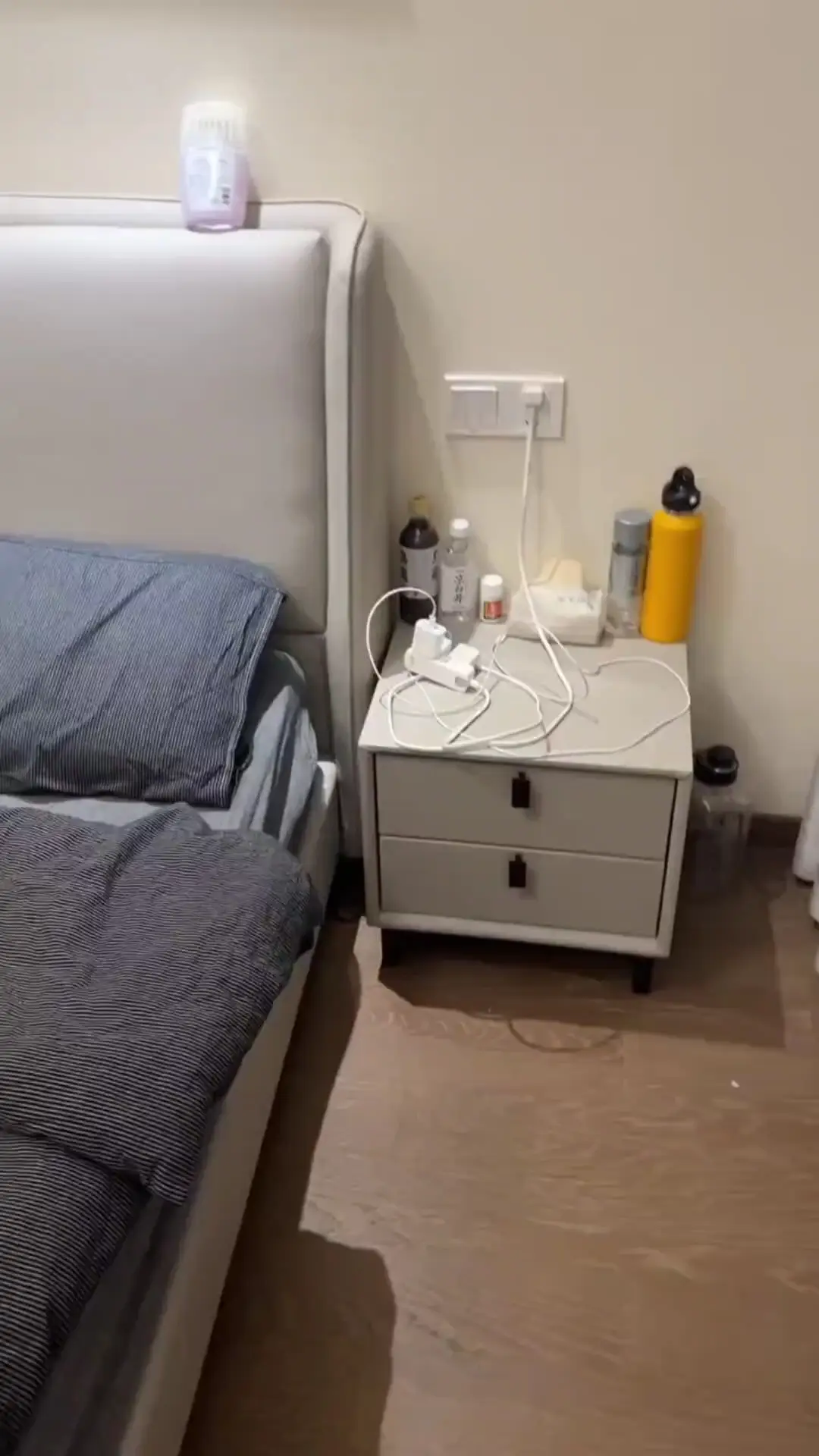 #โคมไฟตั้งโต๊ะ | วิดีโอที่เผยแพร่โดย jom rotjana | Lemon8