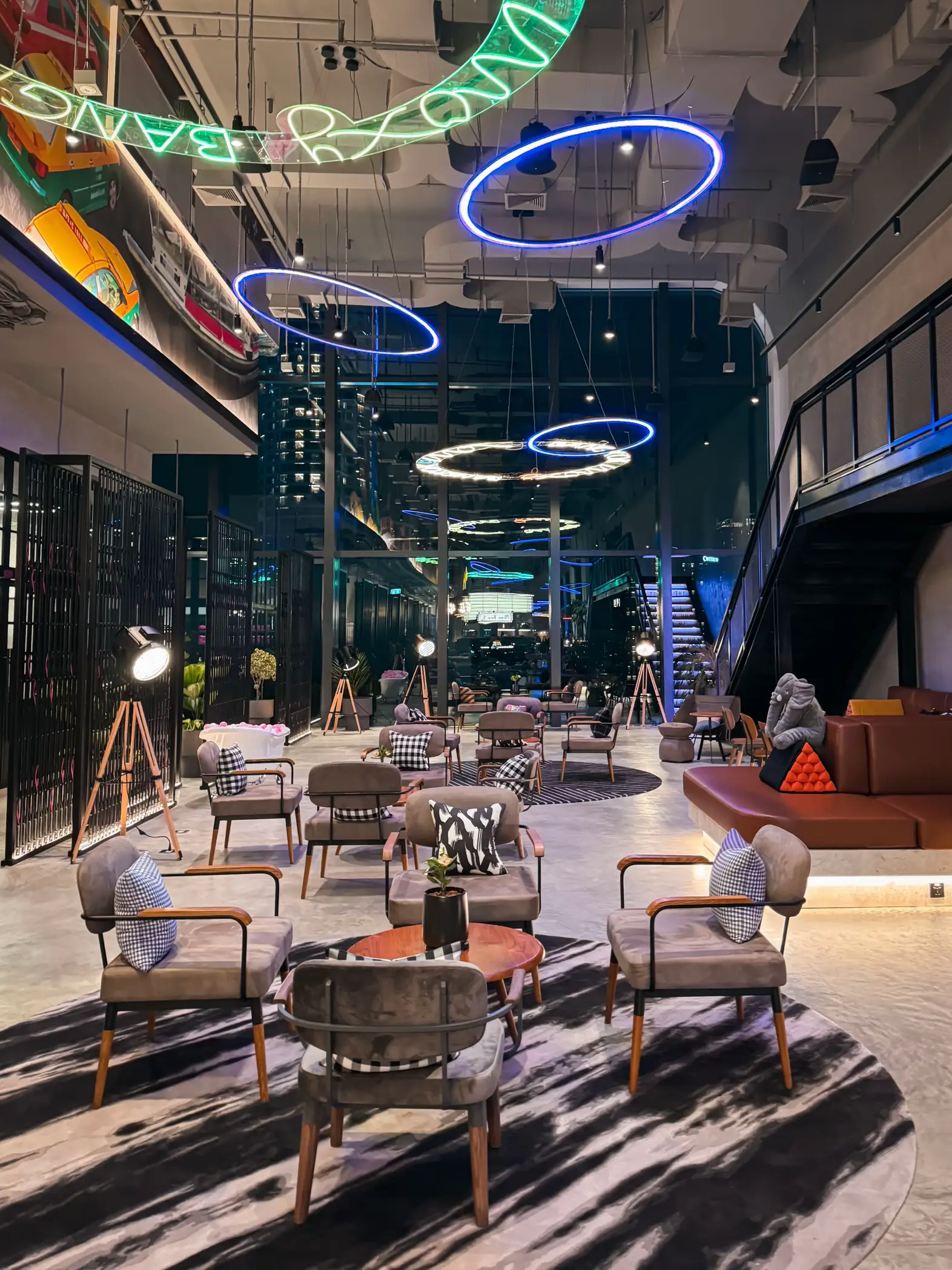 Downtown ☺️ Chic Lifestyle Hotel Review - Moxy Hotel | Gallery posted ...