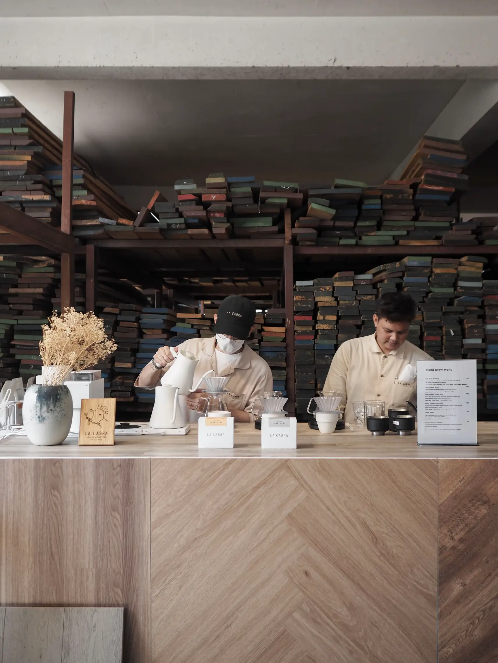 วิวัฒน์ชัยค้ากาแฟ vol.2 | แกลเลอรีที่โพสต์โดย Ppair | Lemon8