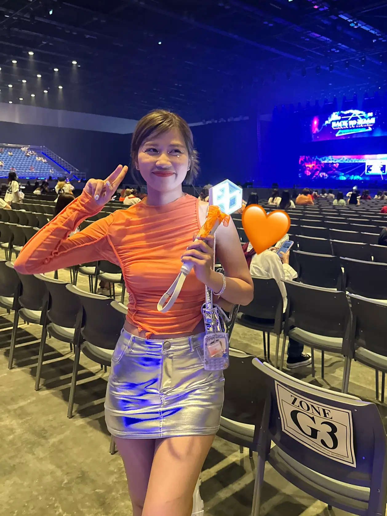 OOTD ไปคอนเสิร์ต ธีมส้มรักพ่อ🧡🤭 | Gallery posted by mook🧁 | Lemon8