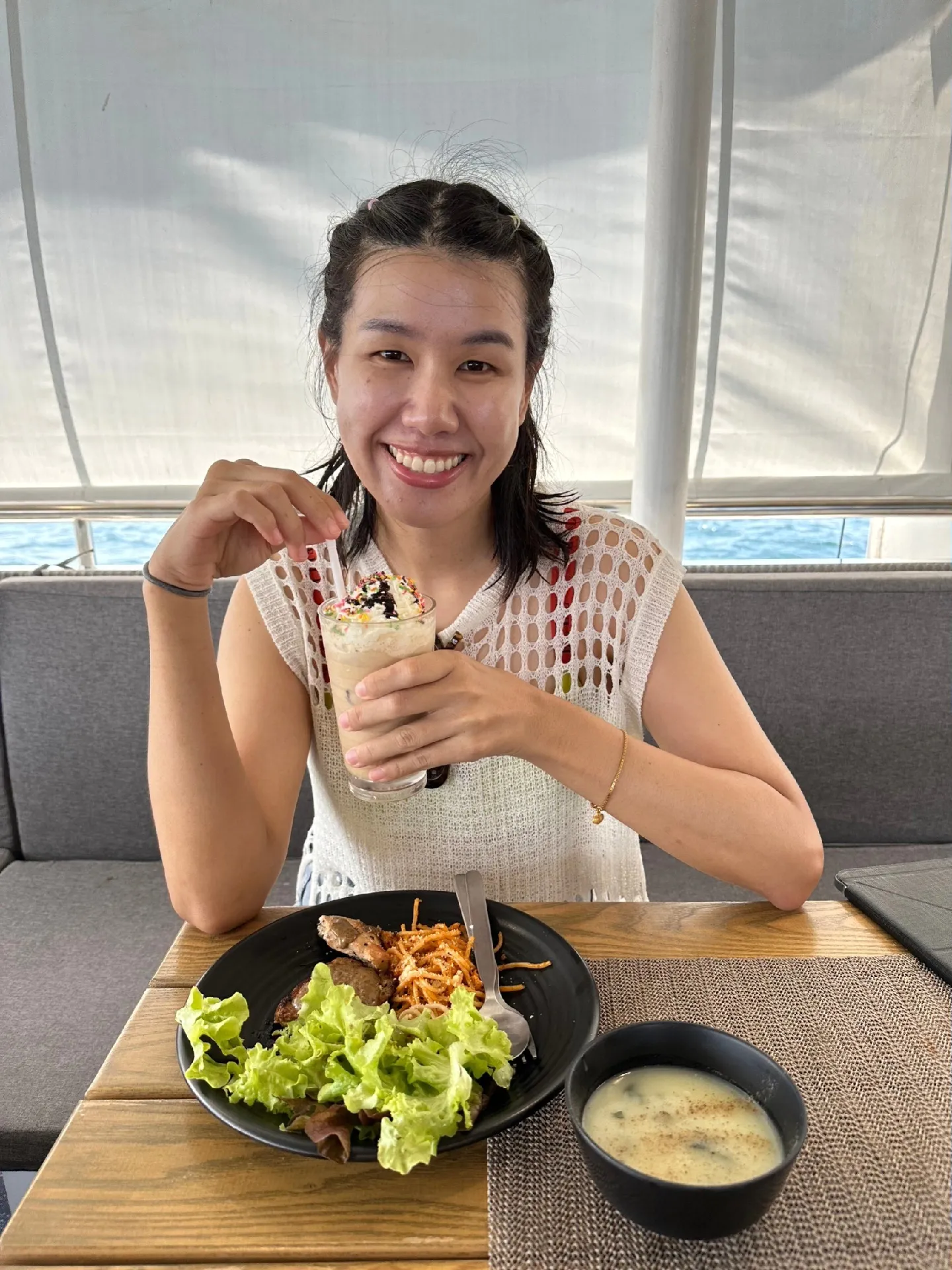 Live on board | แกลเลอรีที่โพสต์โดย So Silsun | Lemon8