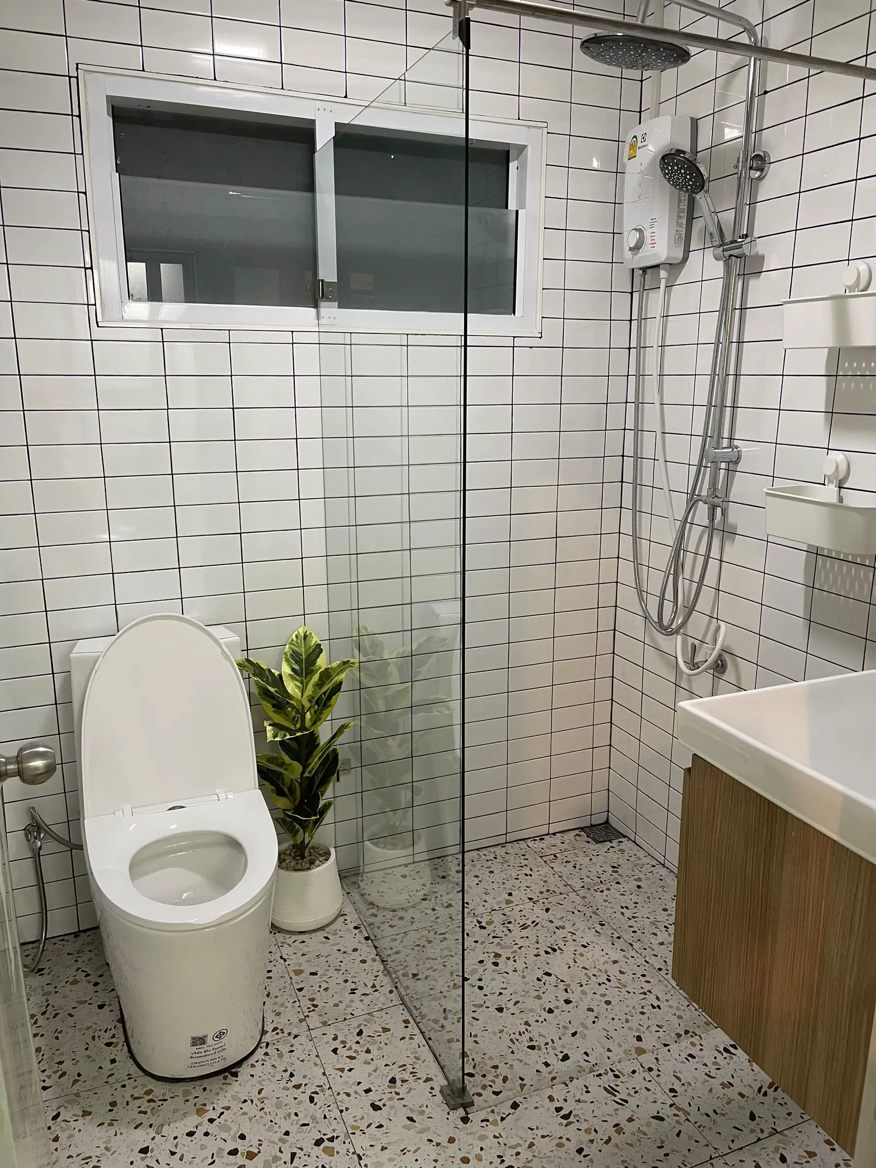 งบ 29000 “ มินิมอล ” ห้องน้ำในฝัน แกลเลอรีที่โพสต์โดย Ploychisa Lemon8