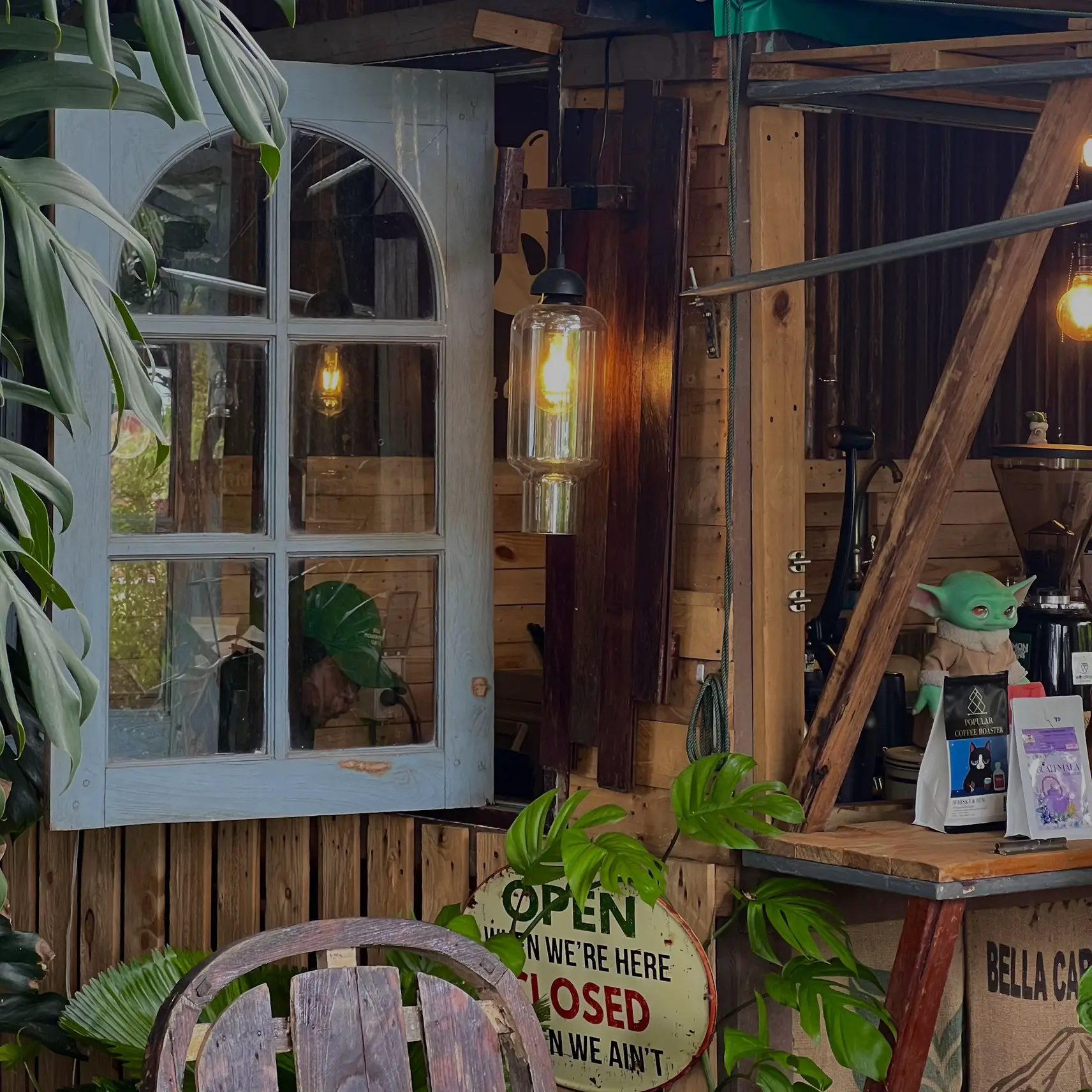 แปะพิกัด Slow Bar Cafeสายชิลล์. . . 🌳☕️🪵 | แกลเลอรีที่โพสต์โดย 𓍲 ̎ | Lemon8