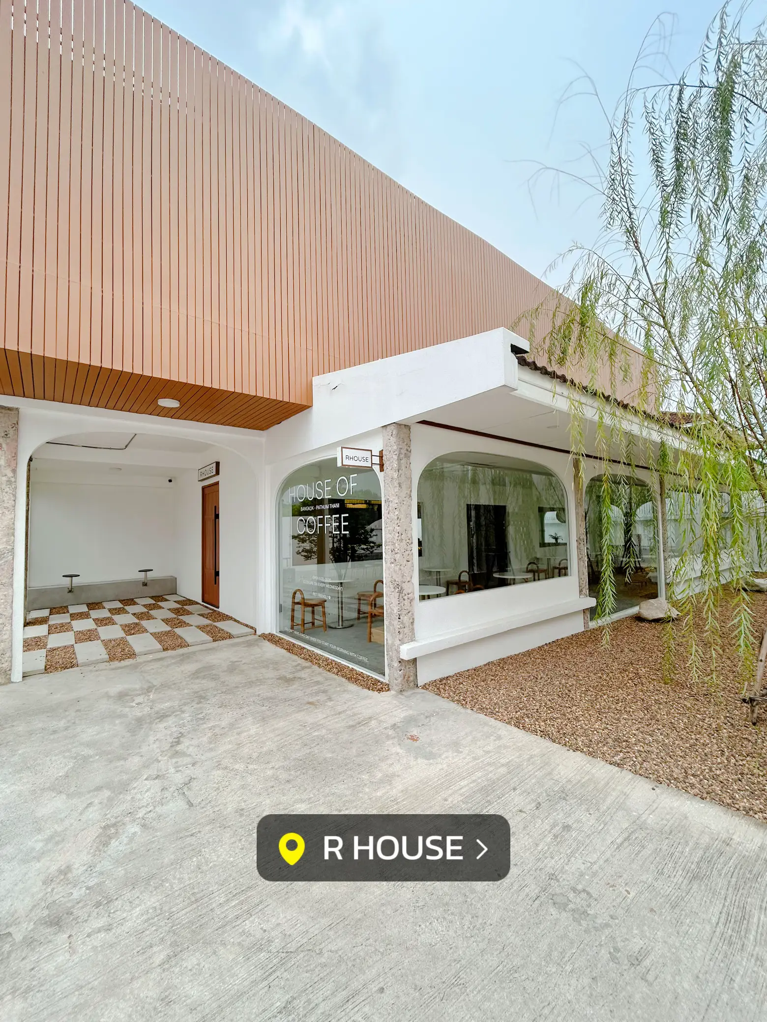 RHOUSE คาเฟ่สุดมินิมอลย่านลำลูกกา ขนมอร่อยมากก | แกลเลอรีที่โพสต์โดย ♡ MANOW ♡ | Lemon8