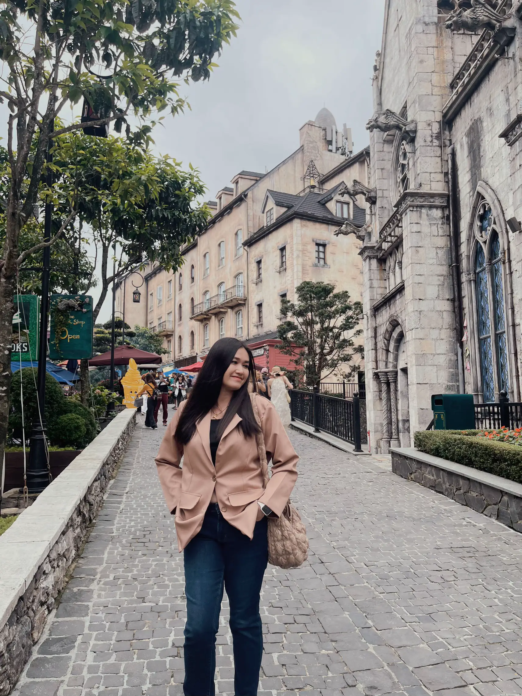 เที่ยวเวียดนามกลาง ฉบับคนขี้เกียจ😂😅🤣 | แกลเลอรีที่โพสต์โดย Aomja68 | Lemon8