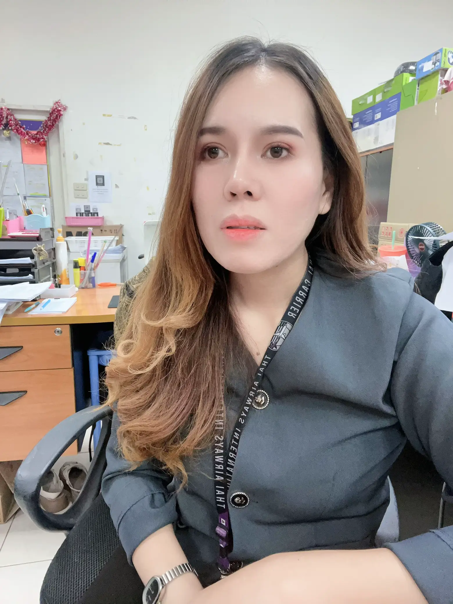 เล่าทุกอย่างให้เพื่อนร่วมงานฟังมั้ย? | แกลเลอรีที่โพสต์โดย I have enough 🤍💐 | Lemon8