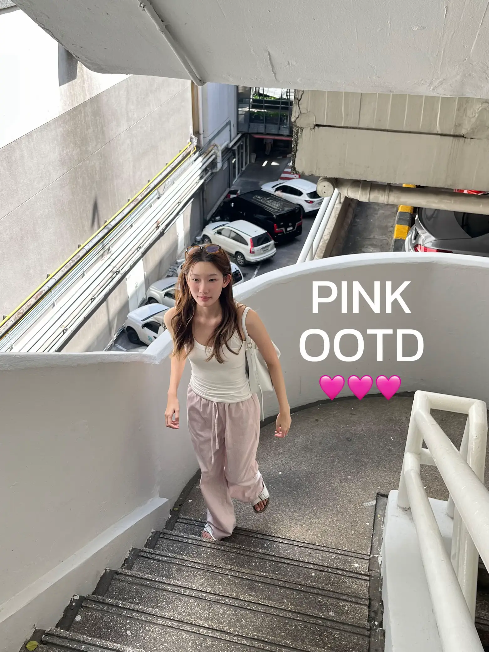 OOTD สีชมพูในวันชิวๆ🤍 | แกลเลอรีที่โพสต์โดย mind | Lemon8