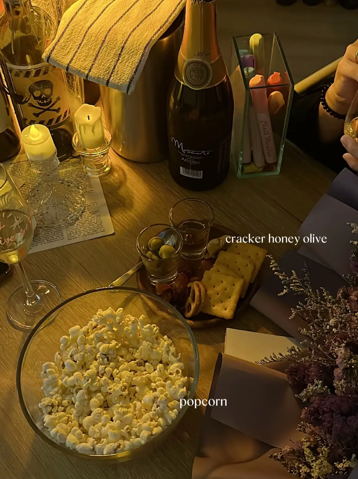 DATE NIGHT | WNL coffee and wine 🥂🍾 | แกลเลอรีที่โพสต์โดย venus v. | Lemon8