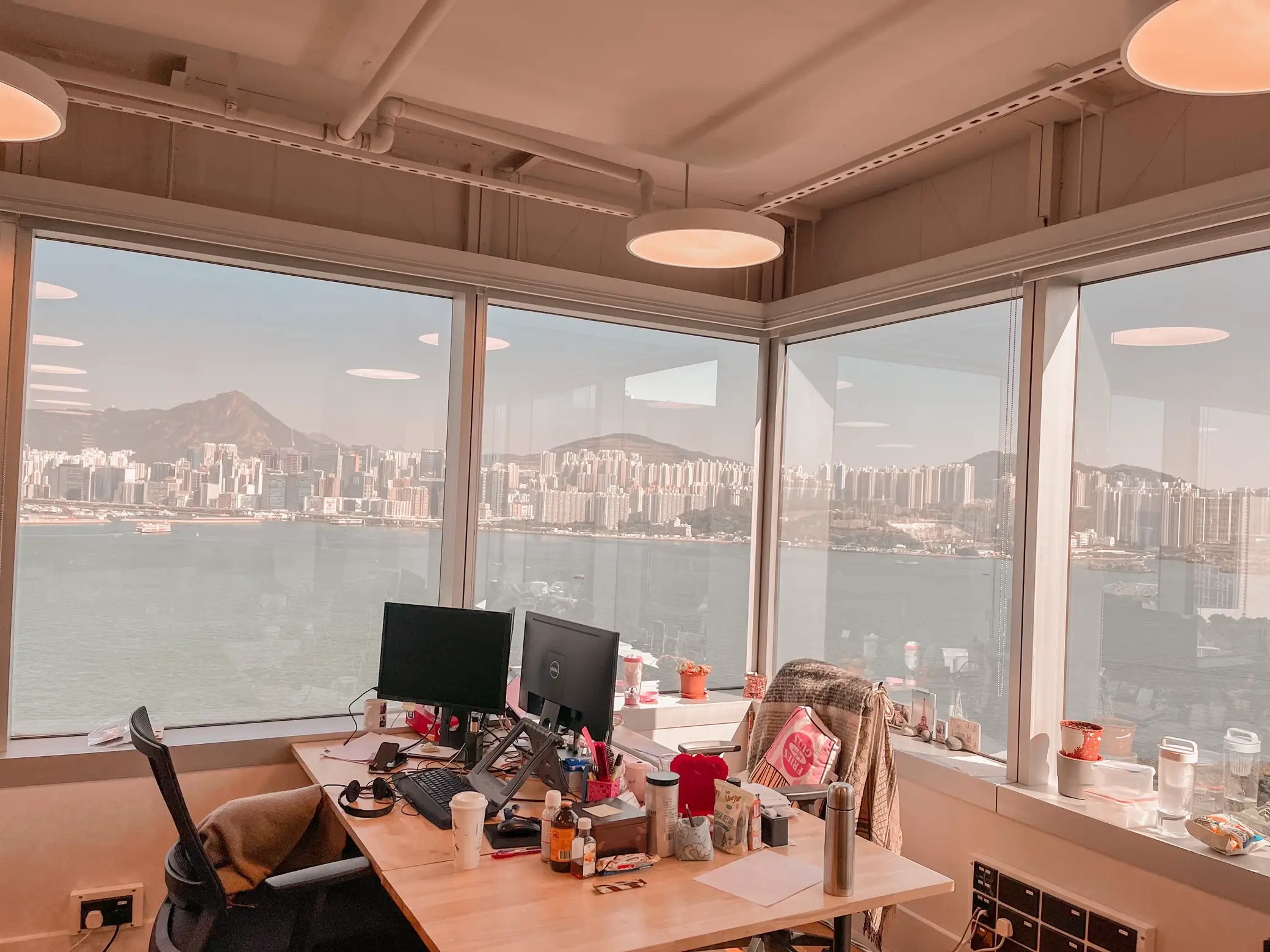 ว่าด้วยเรื่องการเป็นExpat ทำงานต่างประเทศ | แกลเลอรีที่โพสต์โดย Phoebe Hung | Lemon8