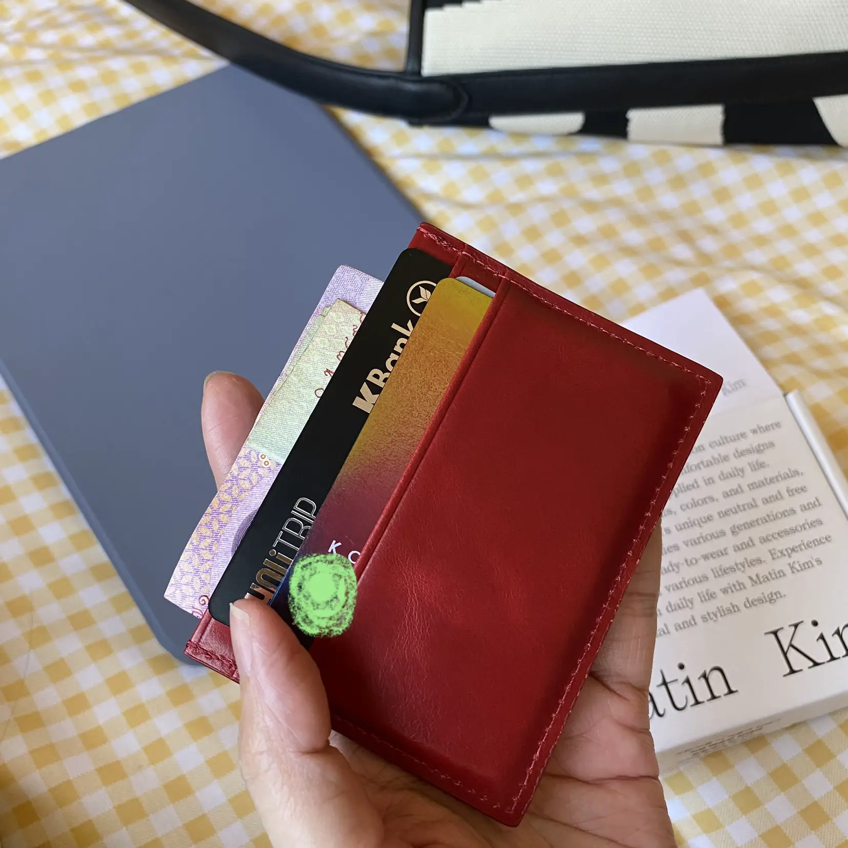 Matin kim card wallet แดงรับความปังง♥️ | แกลเลอรีที่โพสต์โดย Norae-Bang ...