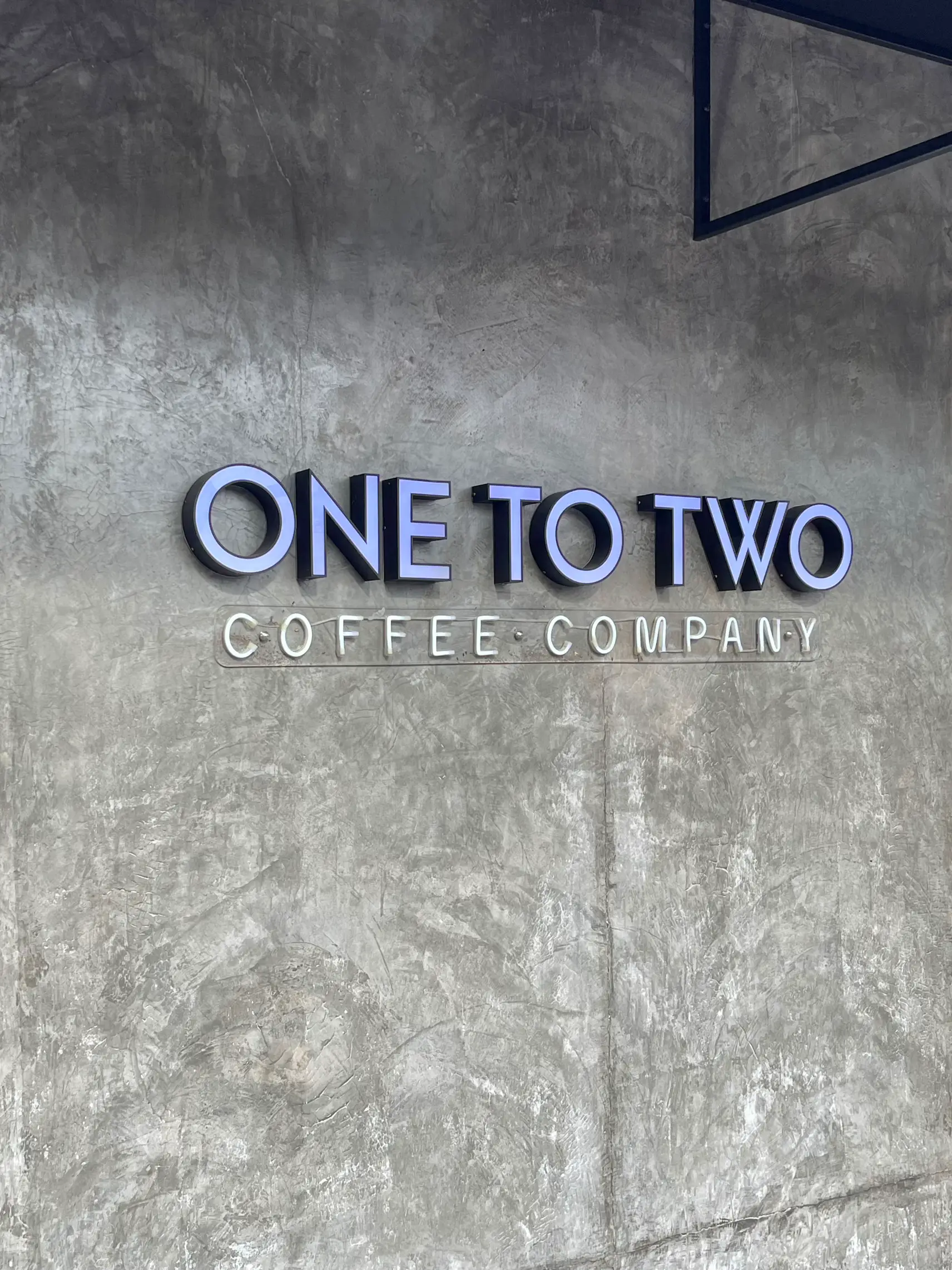 ร้านกาแฟสุดชิค ONE TO TWO ย่านสุขาภิบาล5☕️ | แกลเลอรีที่โพสต์โดย iam ...