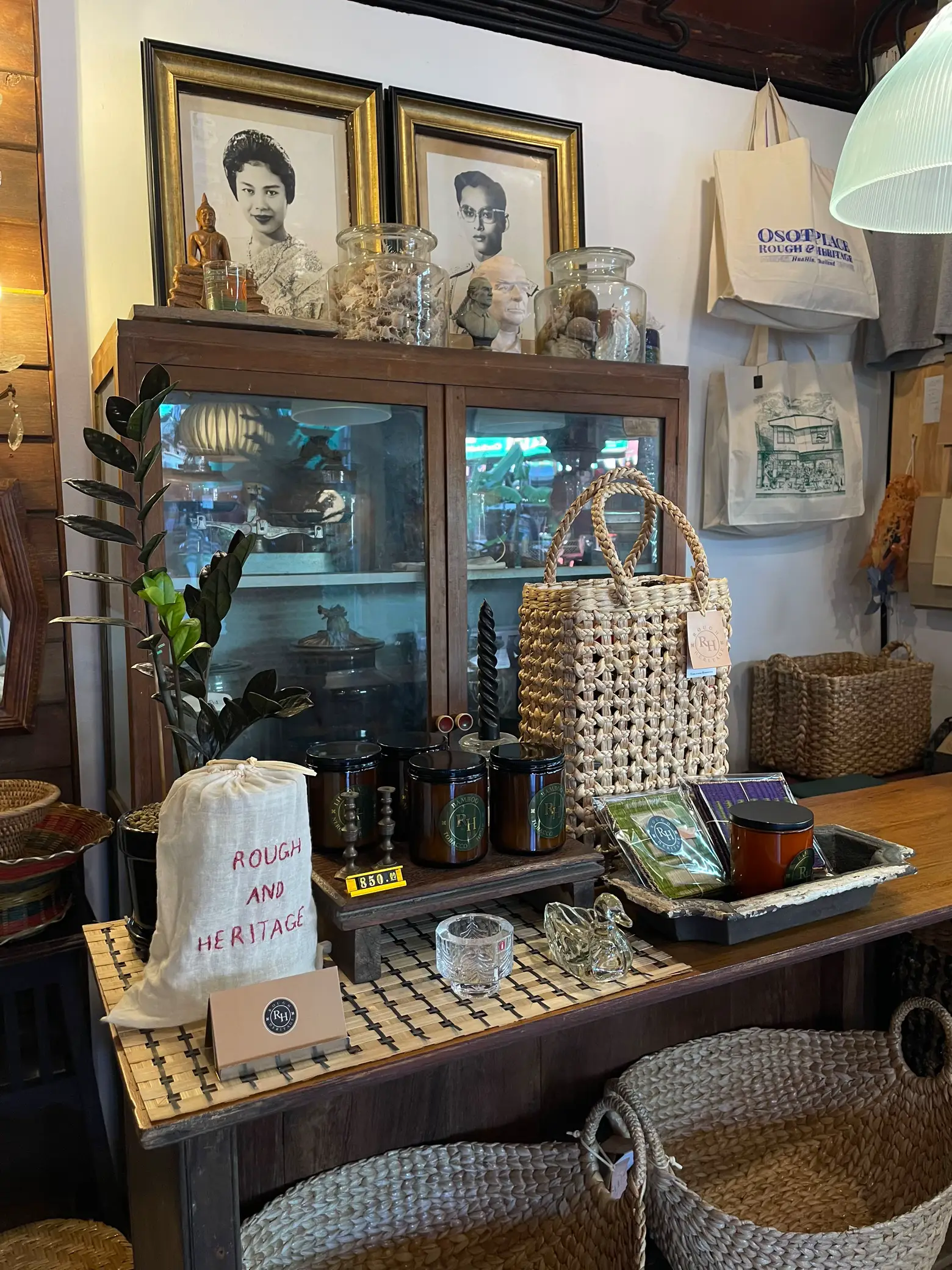 ร้านงานสาน Rough and Heritage หัวหิน | แกลเลอรีที่โพสต์โดย aatomcus | Lemon8