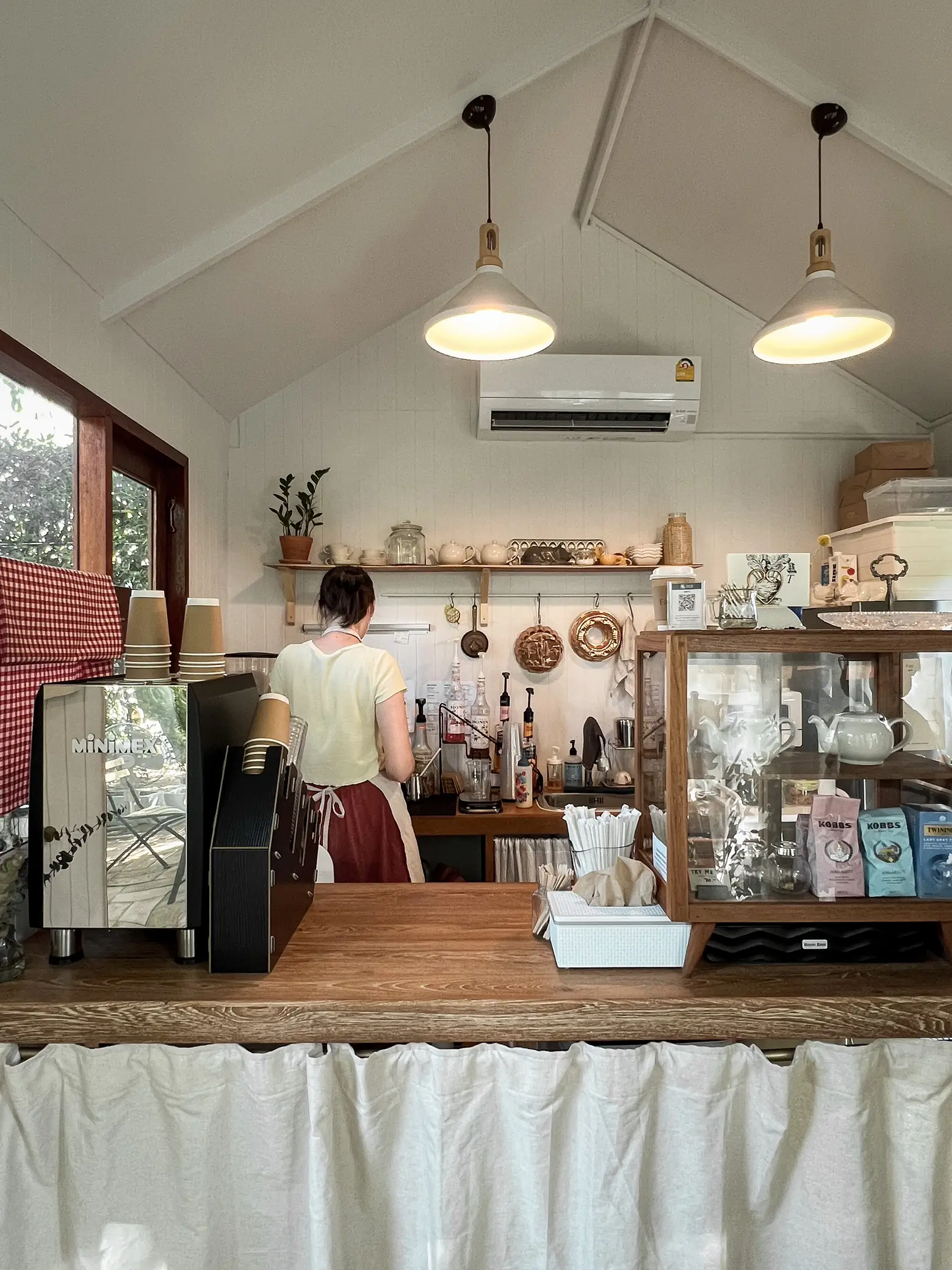 คาเฟ่เปิดใหม่ ร้านเล็กๆแต่น่ารักมาก!! | แกลเลอรีที่โพสต์โดย Ppair | Lemon8