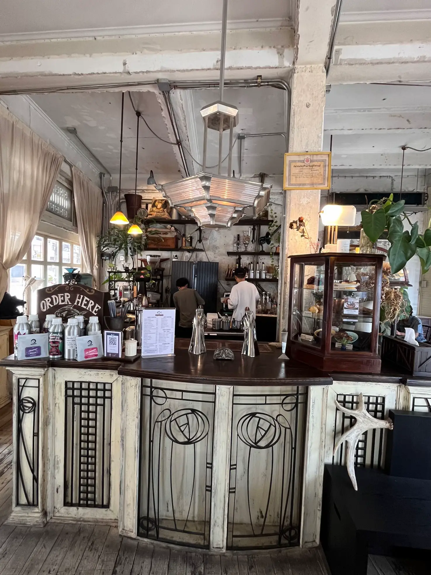 Review Pompano café ☕️🪻:*: คาเฟ่ย่านหัวลำโพง | แกลเลอรีที่โพสต์โดย lilyasp.p | Lemon8