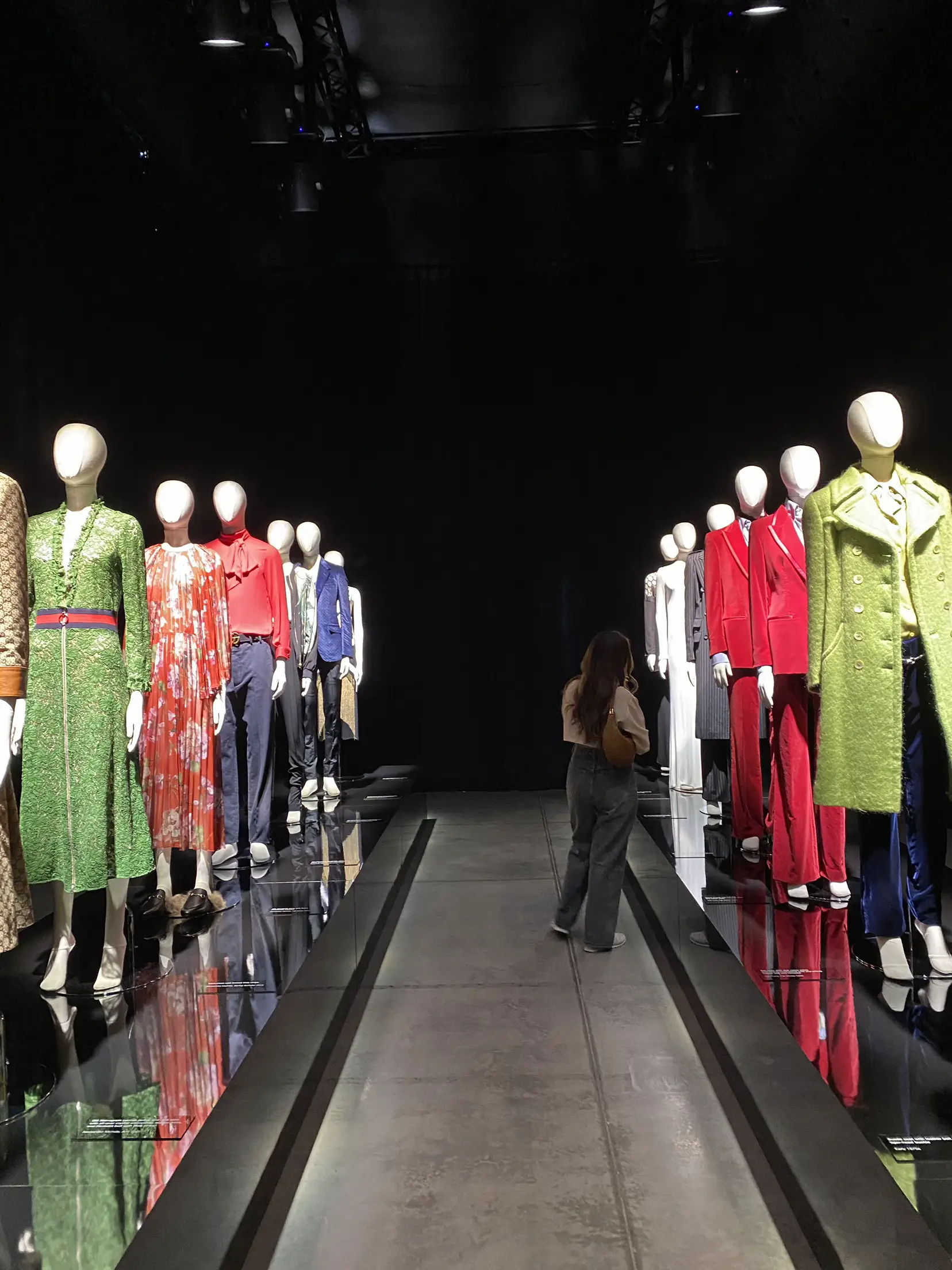 พาชมนิทรรศการ GUCCI Visions @EMSPHERE | แกลเลอรีที่โพสต์โดย OongTheDuck ...