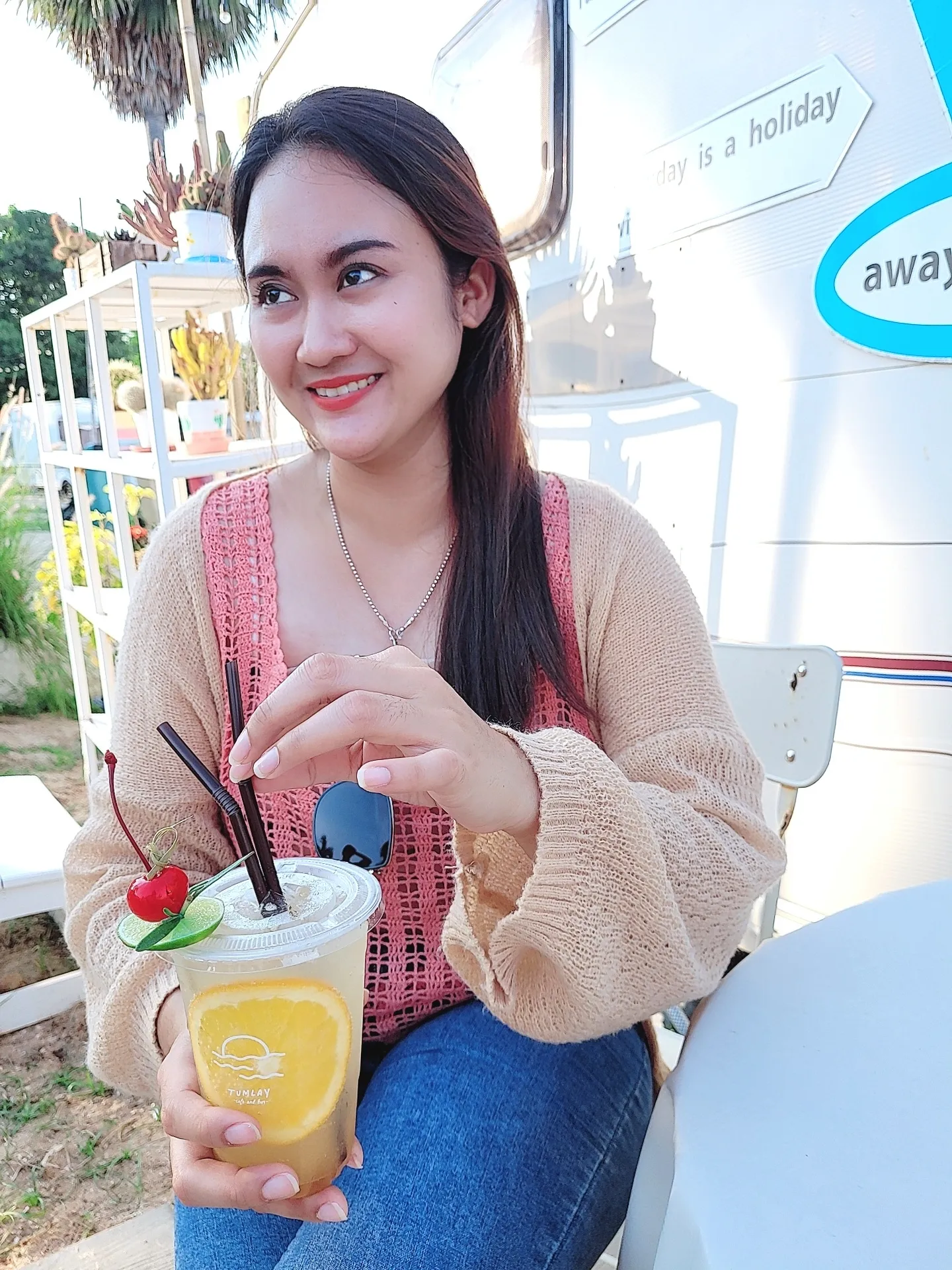 สายคอนเทนต์ห้ามพลาด Tamlay cafe&bar @ริมหาดชะอำ | แกลเลอรีที่โพสต์โดย Sirirat | Lemon8