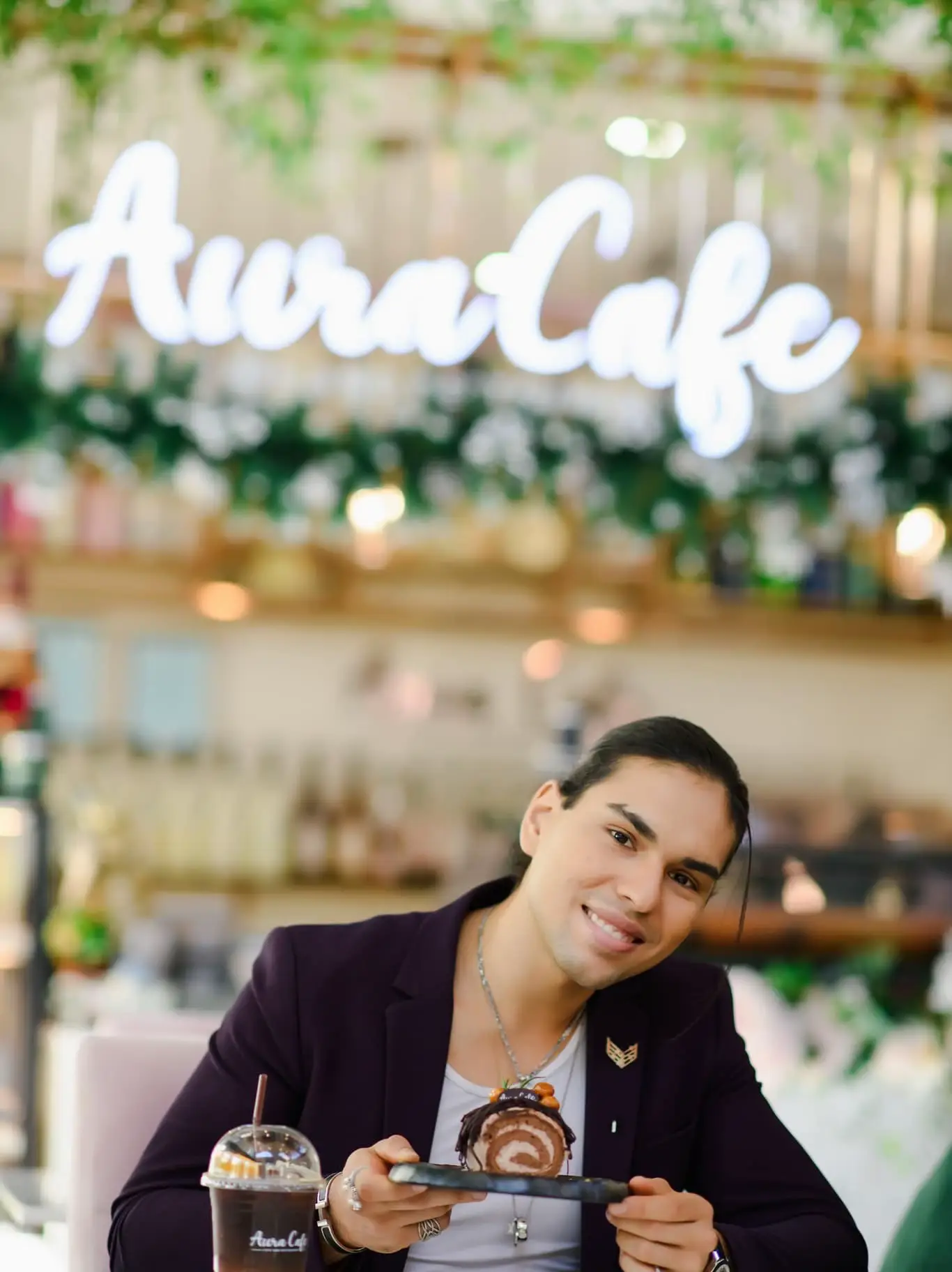 ขอนแก่น หิมะตกแล้ว ️ที่ #ออร่าคาเฟ่ขอนแก่น ️ | แกลเลอรีที่โพสต์โดย Aura Cafe | Lemon8