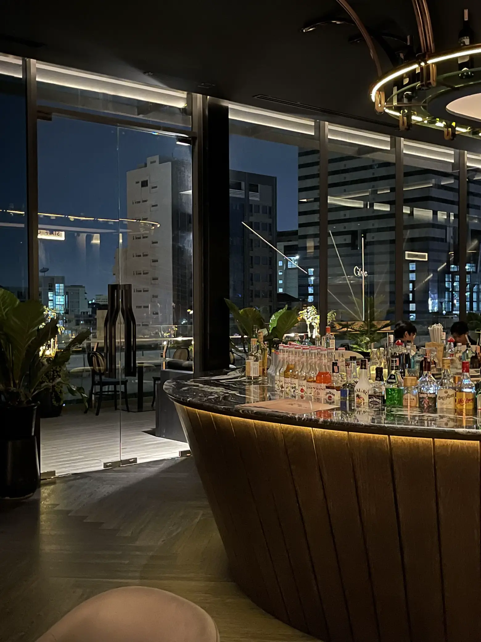 🍴Dinner rooftop ติด bts วงเวียนใหญ่🍸🍾 | แกลเลอรีที่โพสต์โดย Lemonjtx ...