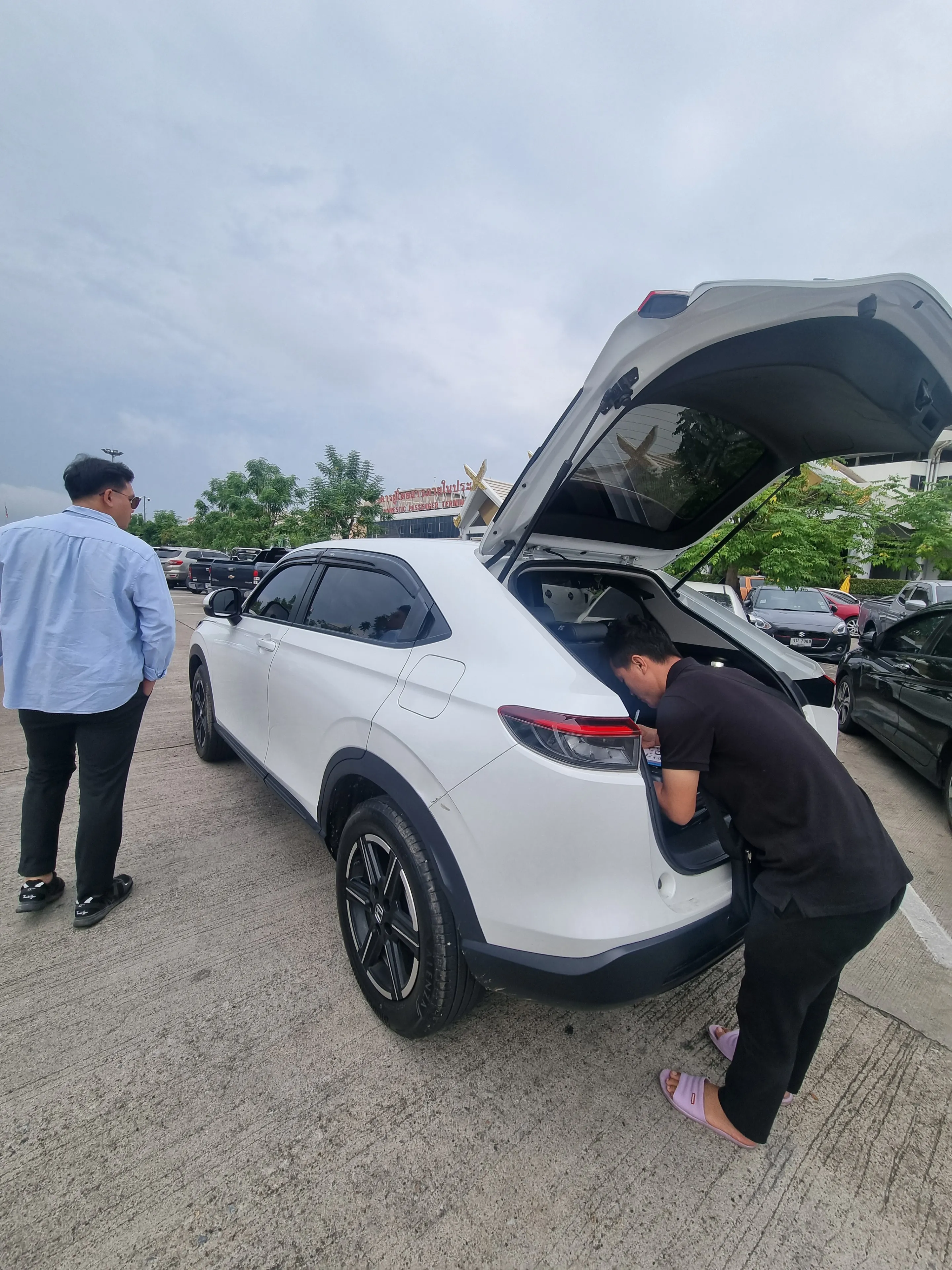 รีวิวเช่ารถยนต์เชียงใหม่ | แกลเลอรีที่โพสต์โดย ATIPORN S'789 | Lemon8