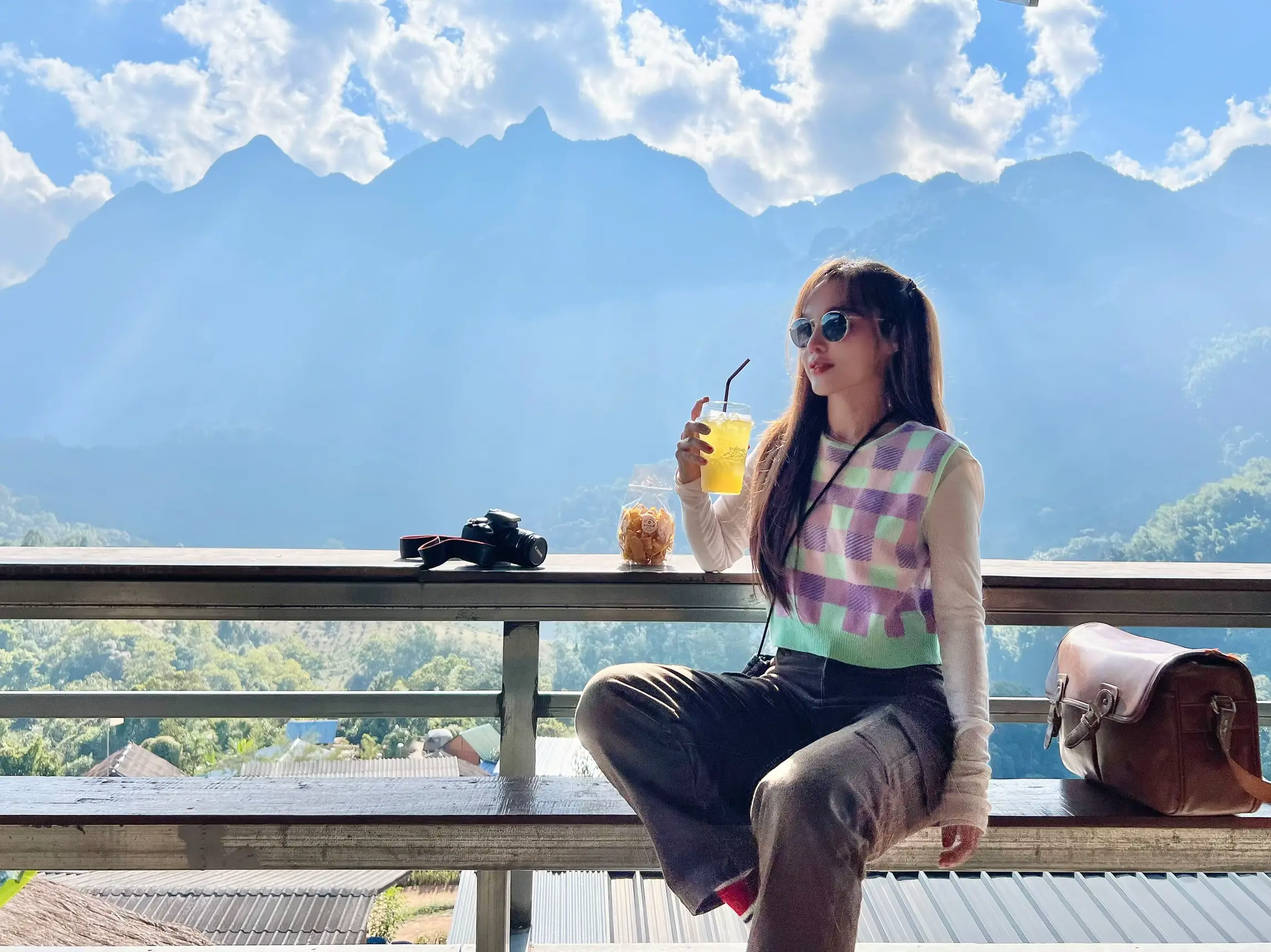 บ้านระเบียงดาว อ. เชียงดาว จ. เชียงใหม่ | แกลเลอรีที่โพสต์โดย Jikkie Risa | Lemon8