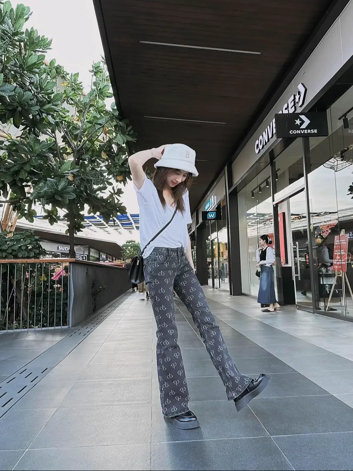 กระเป๋า YSL ถอดสายได้ 💼 | แกลเลอรีที่โพสต์โดย Perthrlkk | Lemon8