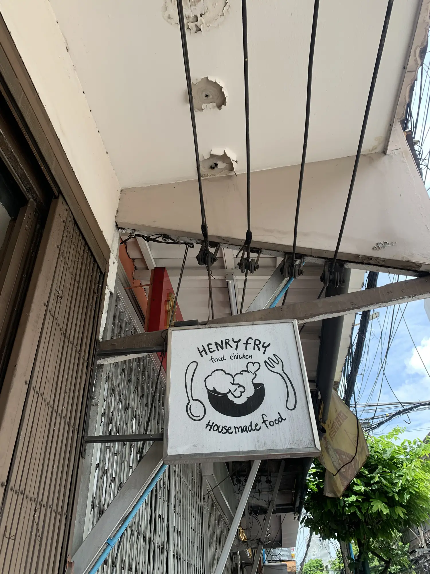 Henry Fry ไก่ทอดโฮมเมด | แกลเลอรีที่โพสต์โดย Amie | Lemon8