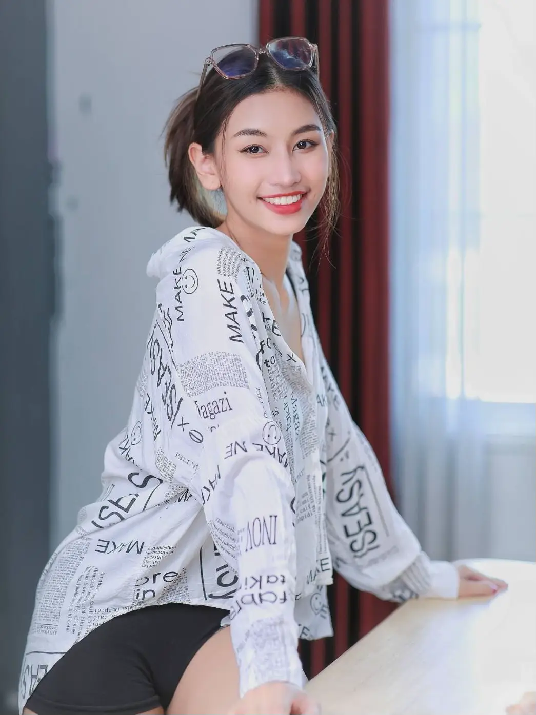 ไอเดียท่าโพสต์ถ่ายรูป 🍋 | แกลเลอรีที่โพสต์โดย Kanokwan N. | Lemon8