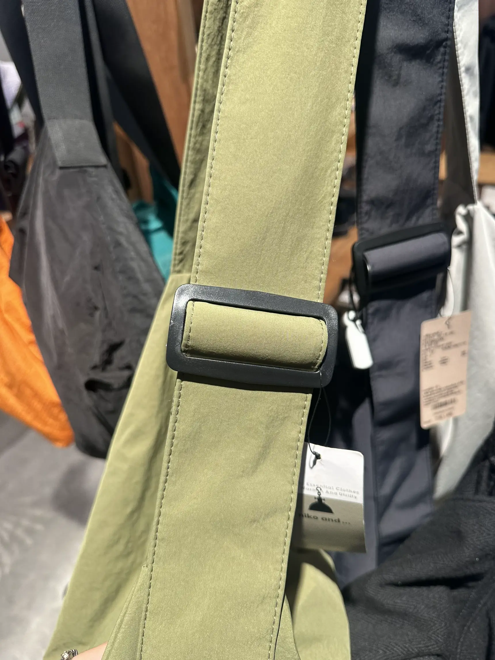 กระเป๋าเท่ๆ ที่ ‘niko and …‘ 😎🧳 | แกลเลอรีที่โพสต์โดย Mntp | Lemon8