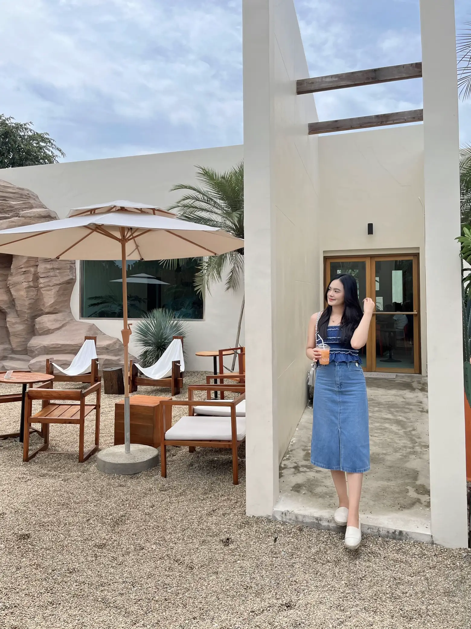 กระโปรงยีนส์ยาวผ่าหน้า | แกลเลอรีที่โพสต์โดย Napa_24xx | Lemon8