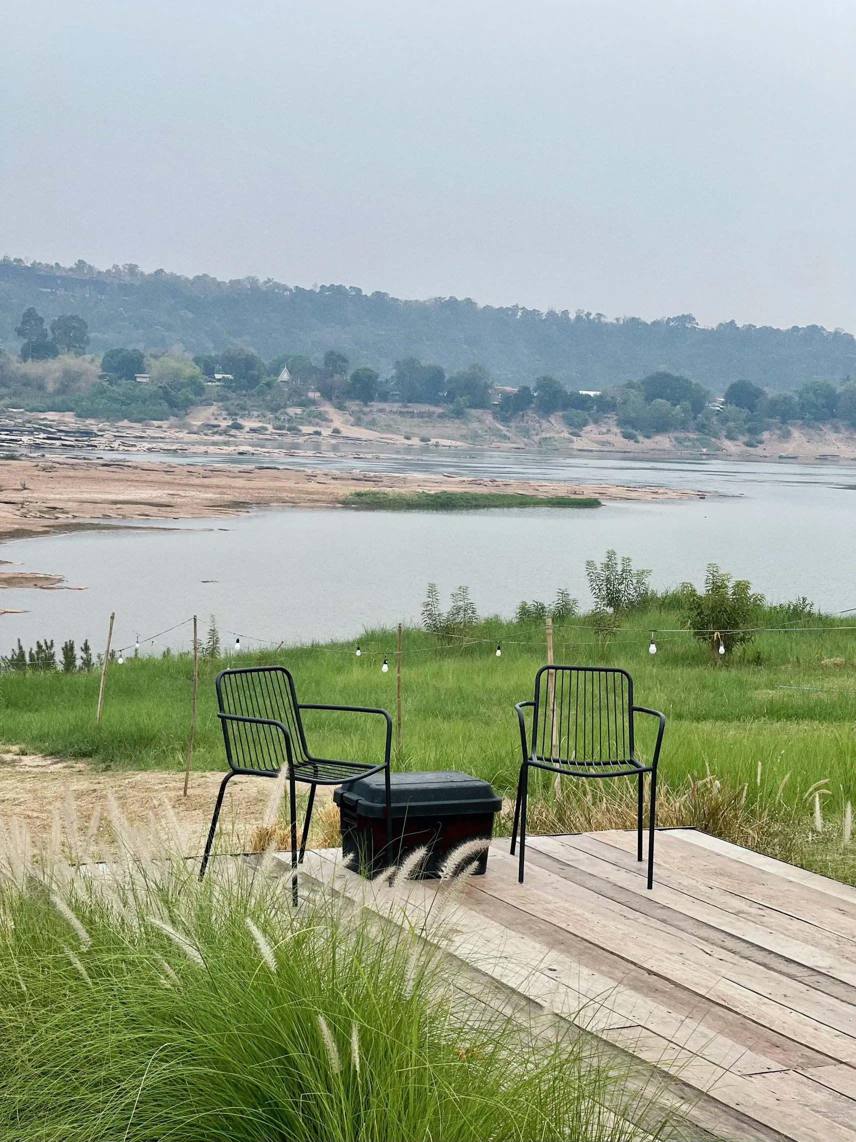 ความทรงจำคาเฟ่ 𝐓𝐡𝐞 𝐌𝐞𝐦𝐨𝐫𝐲 𝐂𝐚𝐟𝐞💫 คาเฟ่ริมแม่น้ำโขง🌊 | แกลเลอรีที่โพสต์โดย สิริชอบเที่ยว | Lemon8