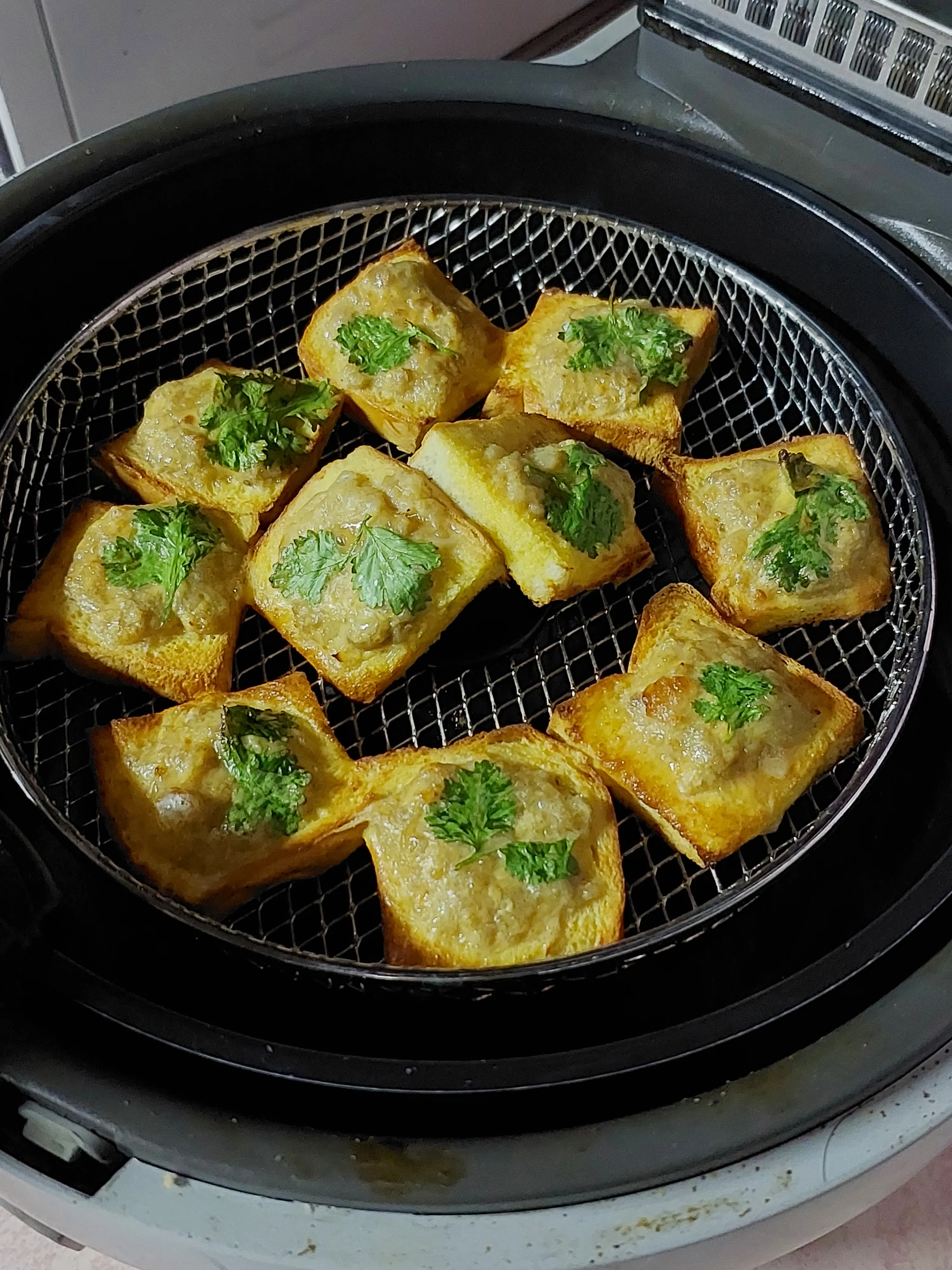 ขนมปังหน้าหมู ไร้น้ำมัน | แกลเลอรีที่โพสต์โดย LUK LUK | Lemon8