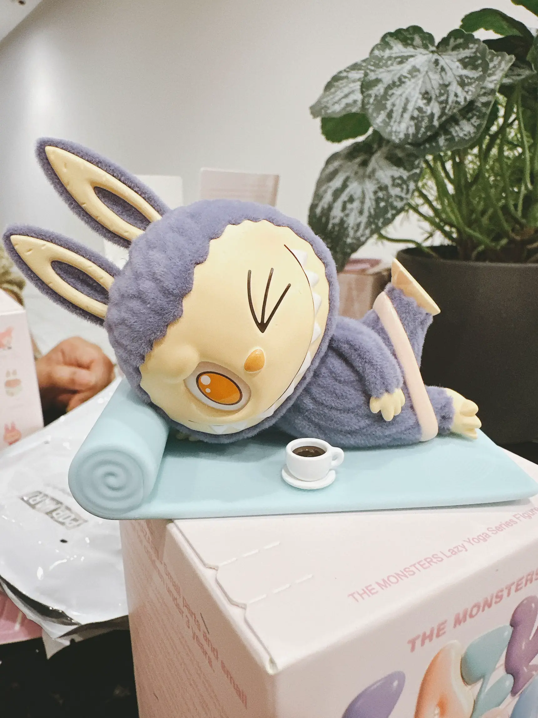 Unboxing Labubu The Monsters Lazy Yoga Series | แกลเลอรีที่โพสต์โดย ...