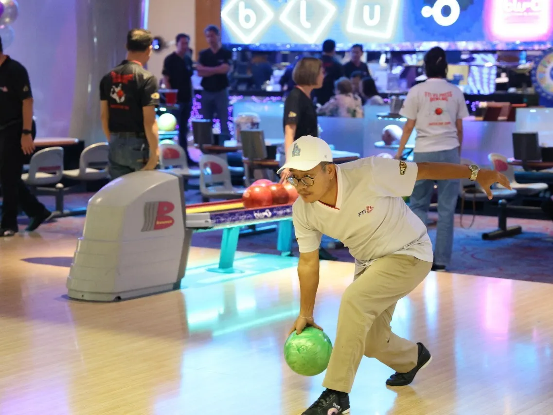 เเข่งโบว์ลิ่ง สื่อกับFTI | แกลเลอรีที่โพสต์โดย "Ros" | Lemon8