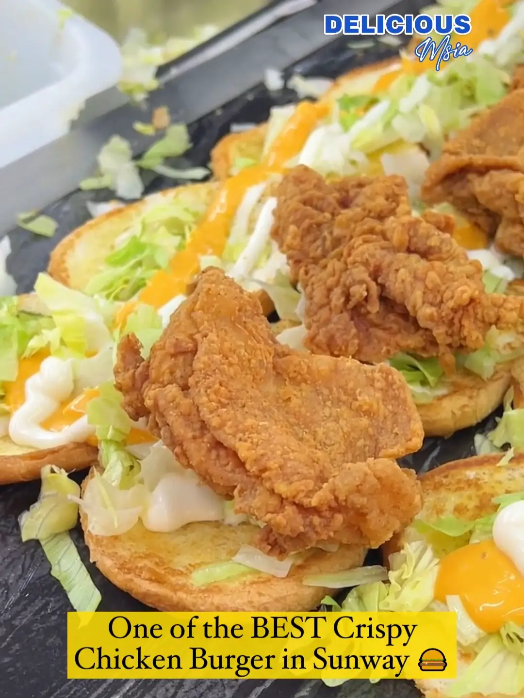 Sunway roadside BEST Crispy Chicken Burger 🔥 | Video diterbitkan oleh ...