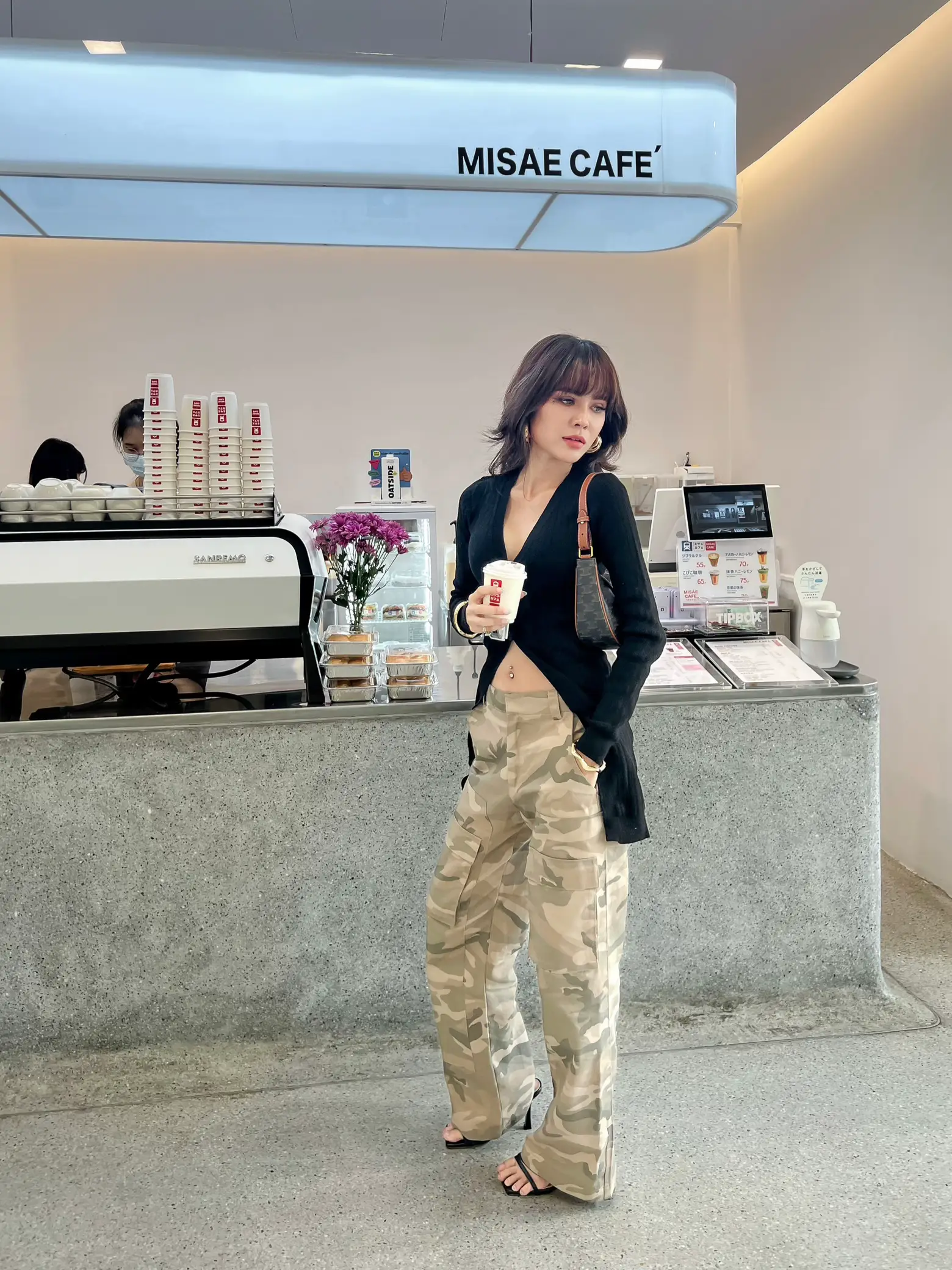 Outfits Idea : แจกไอเดียกางเกงลายพราง | แกลเลอรีที่โพสต์โดย Racha.ttuu | Lemon8