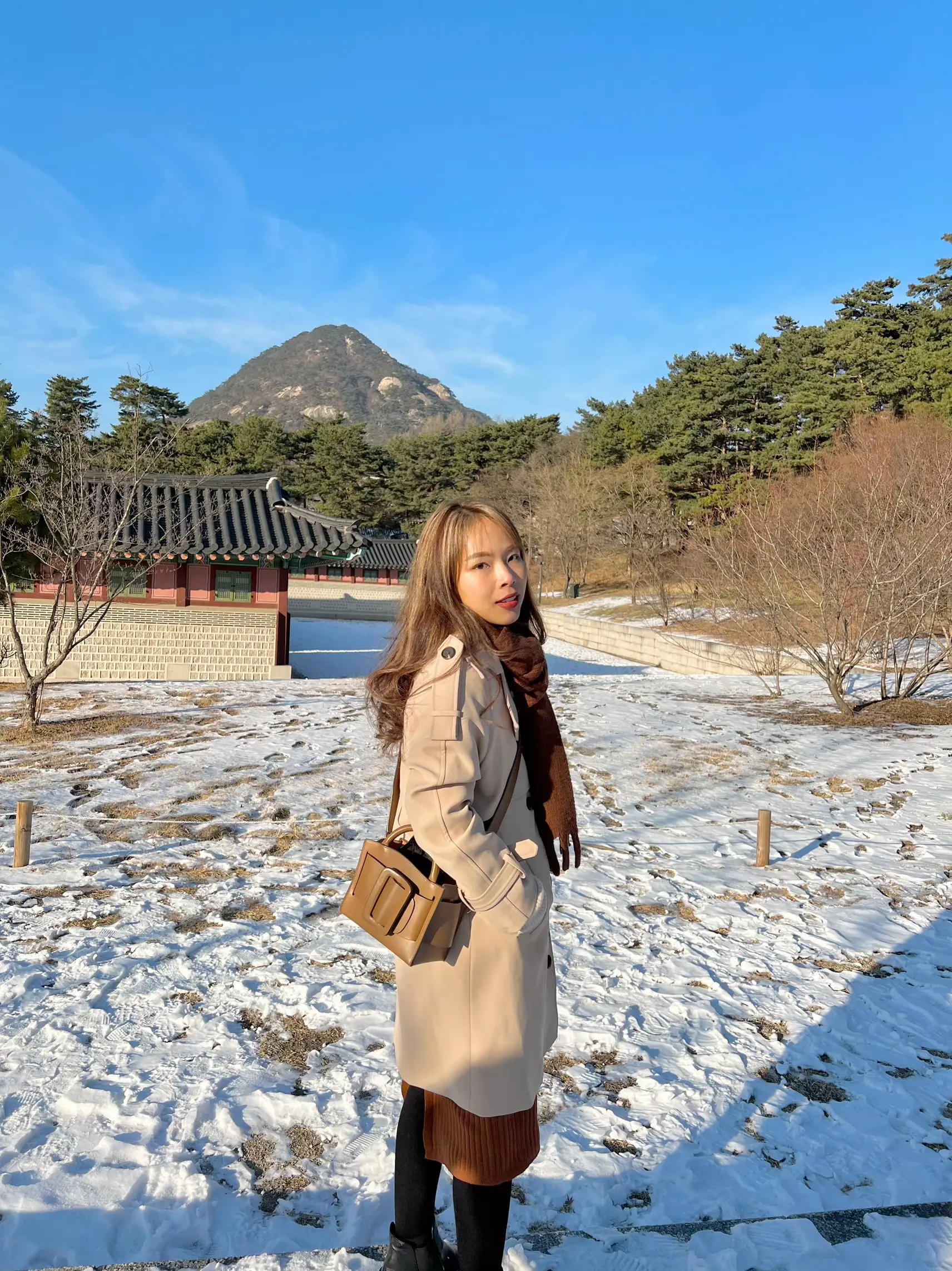 OOTD fight the cold but control the tone 🤎🤍🖤 | Gallery posted by bong ...