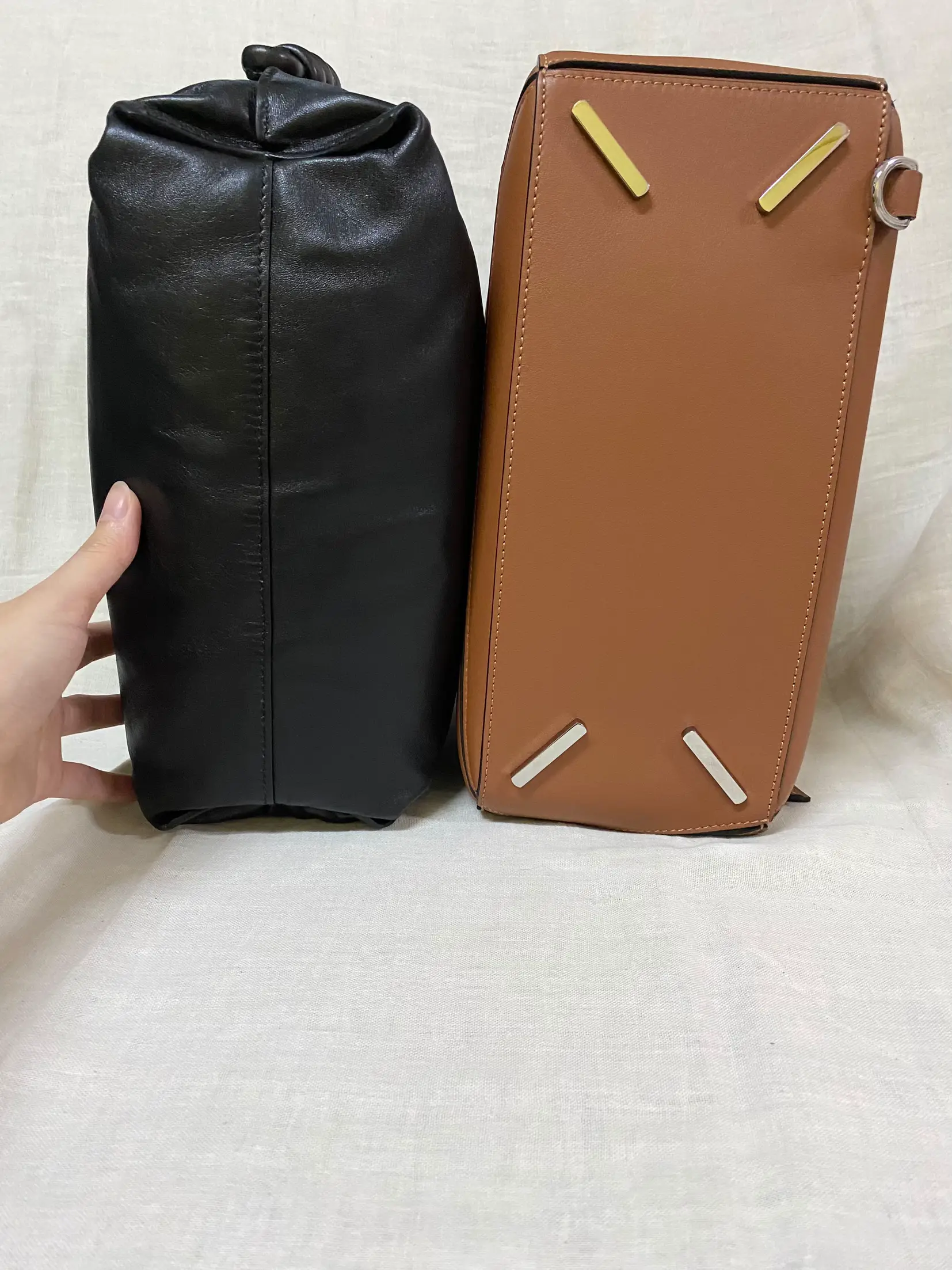 Mini review Loewe size comparison | แกลเลอรีที่โพสต์โดย pychpych | Lemon8