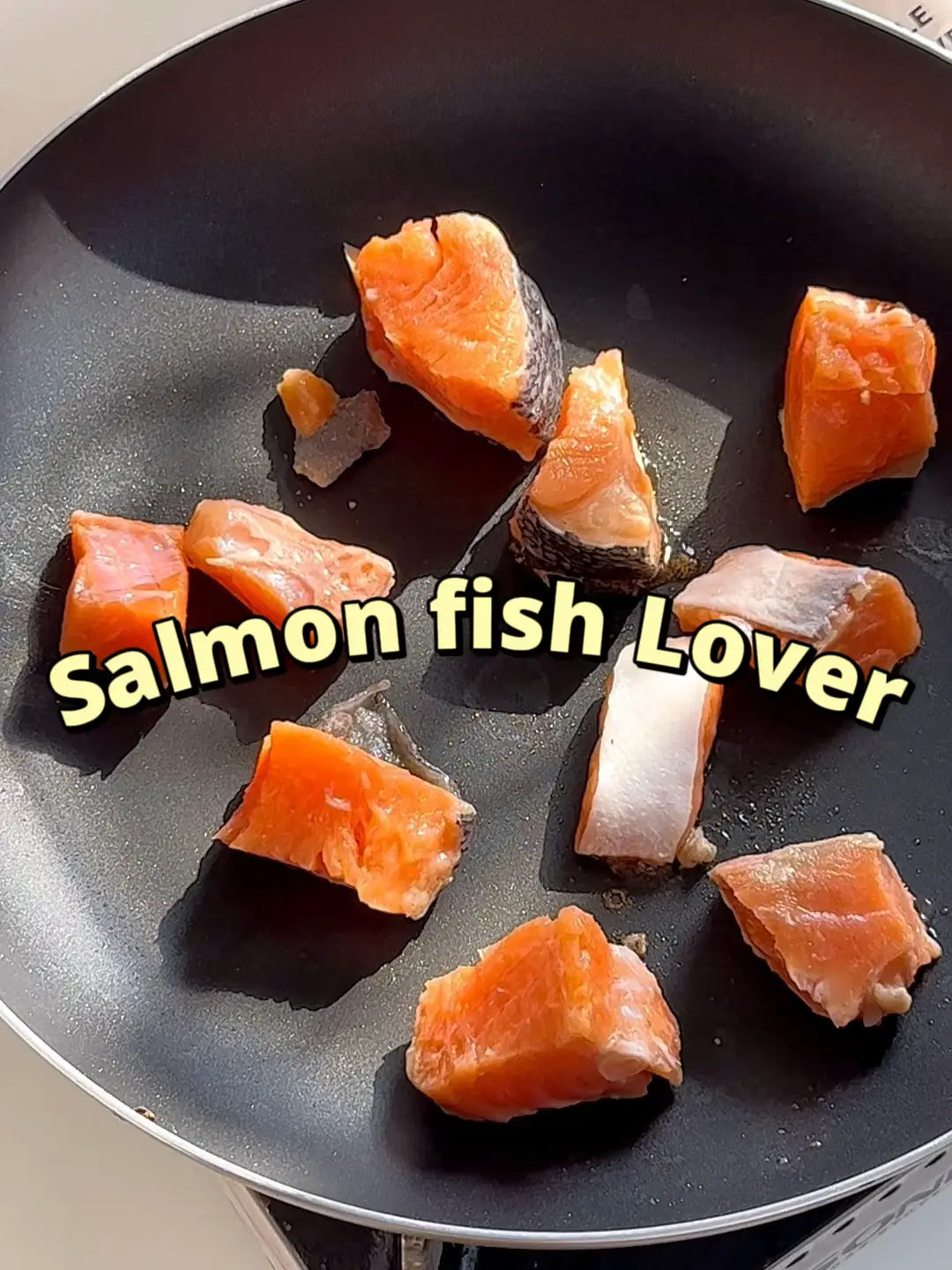 Salmon fish today 💕 | Video diterbitkan oleh PennyPPP | Lemon8