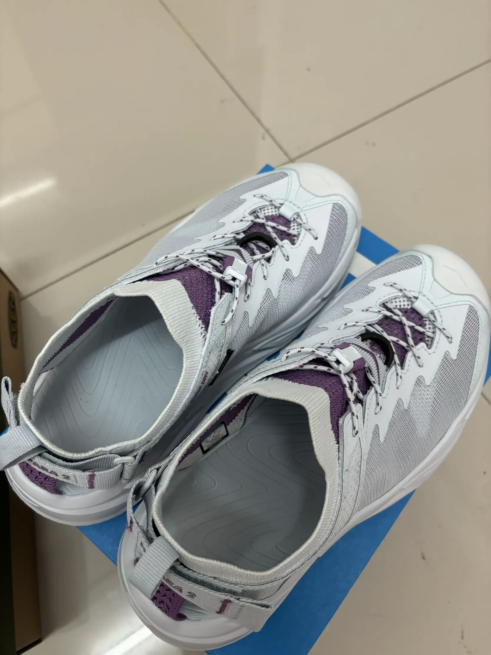 HOKA hopara2 | แกลเลอรีที่โพสต์โดย C.seefah | Lemon8