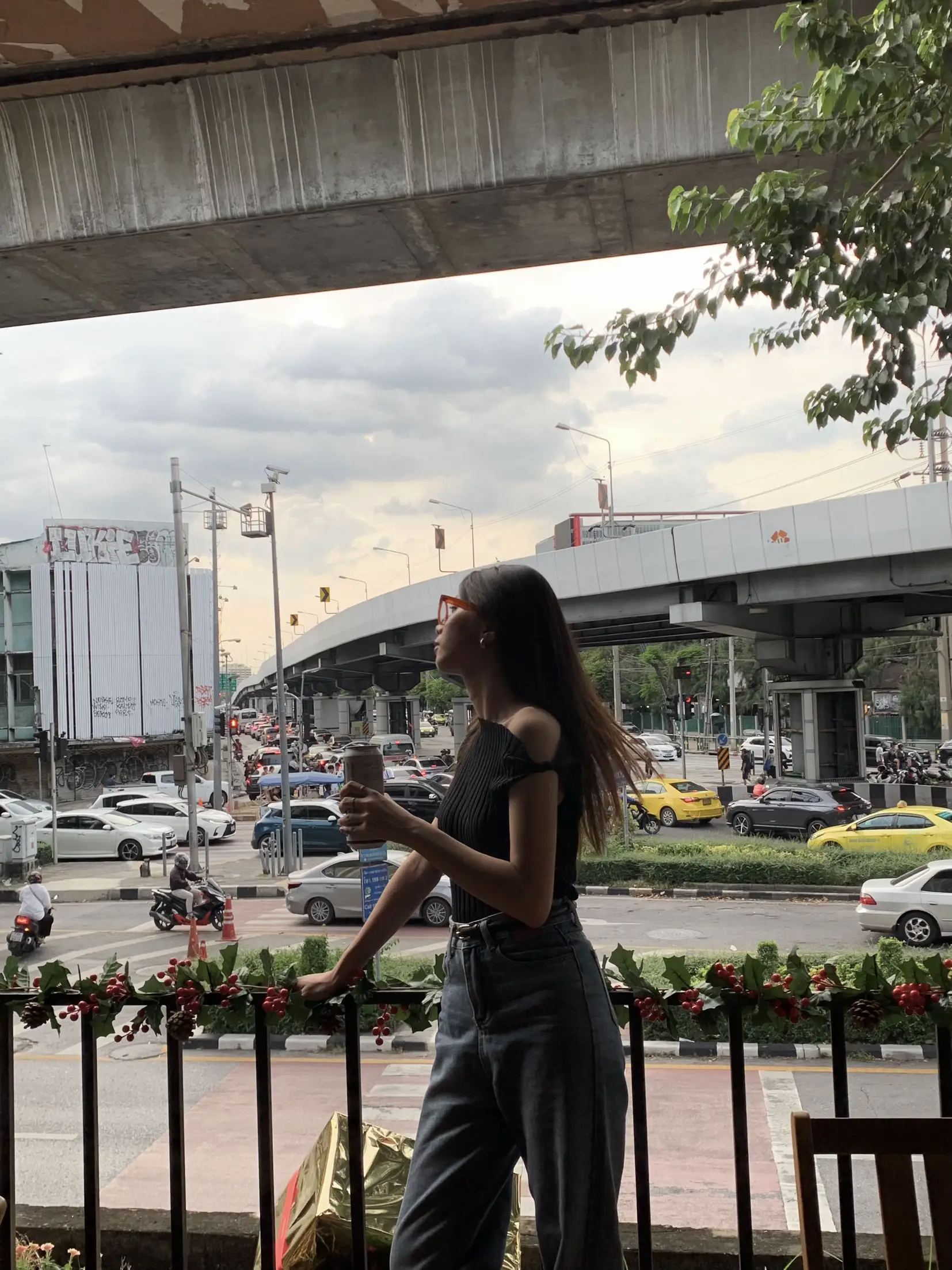 พิกัด Cafe & Bar ในธีมคริสต์มาสย่านจตุจักร⛄️🎄 | แกลเลอรีที่โพสต์โดย jry | Lemon8