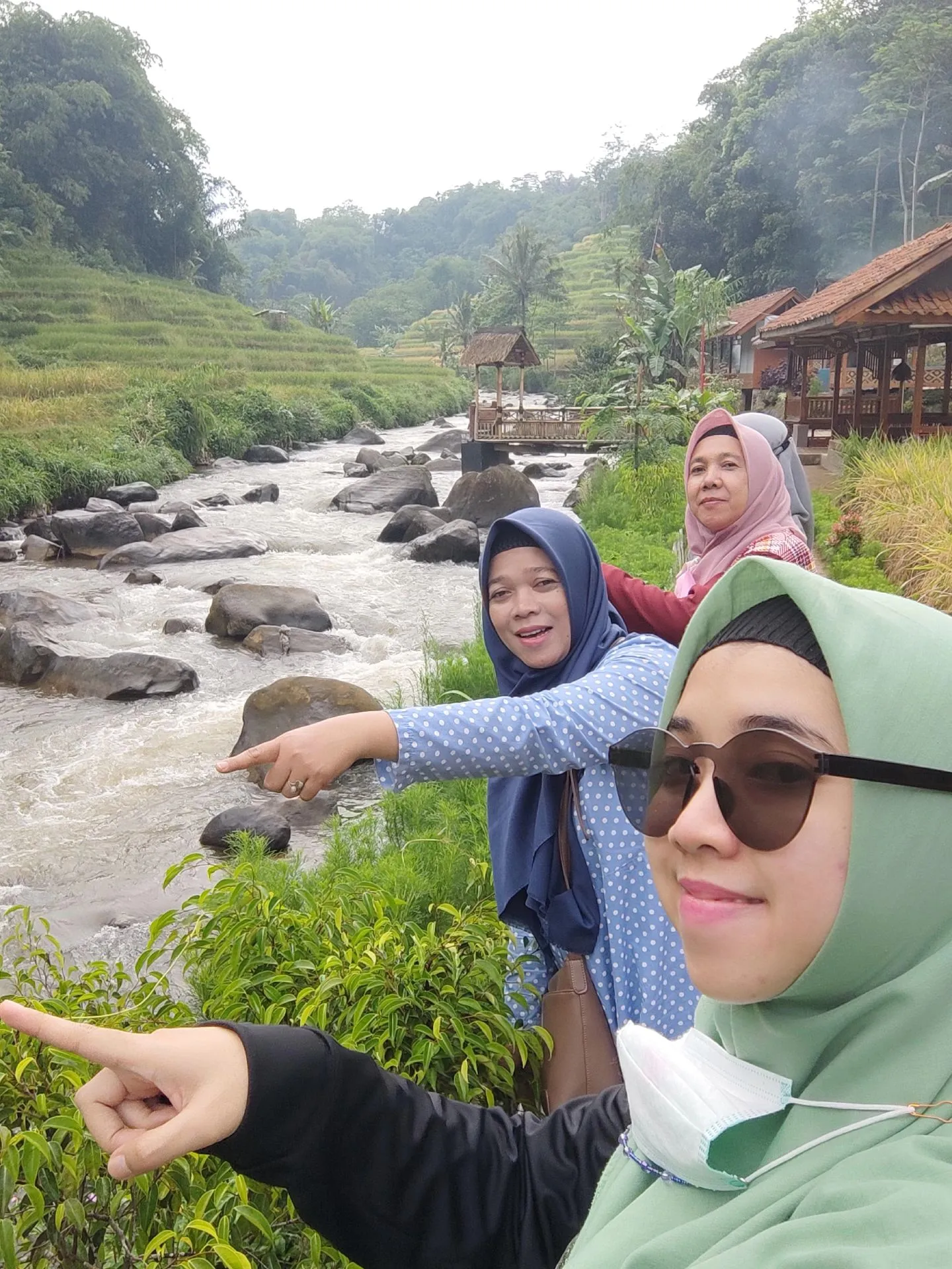 🚣‍♀️Tempat Main Body Rafting Di Garut 🏊‍♀️ | Galeri diposting oleh Fauzia Nurf | Lemon8