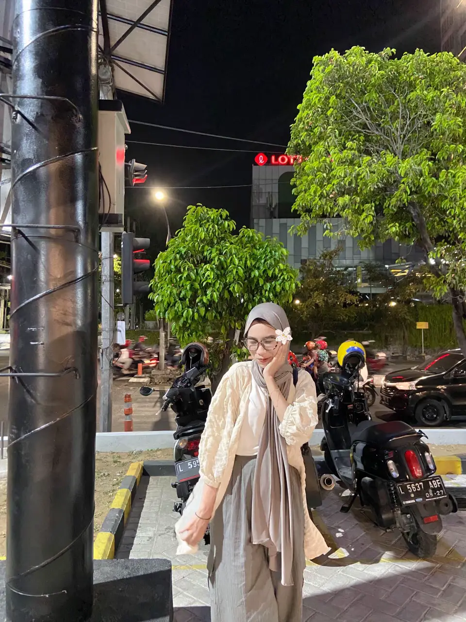 20 ide Ootd Hijab Style Cwe Pendek teratas di 2024